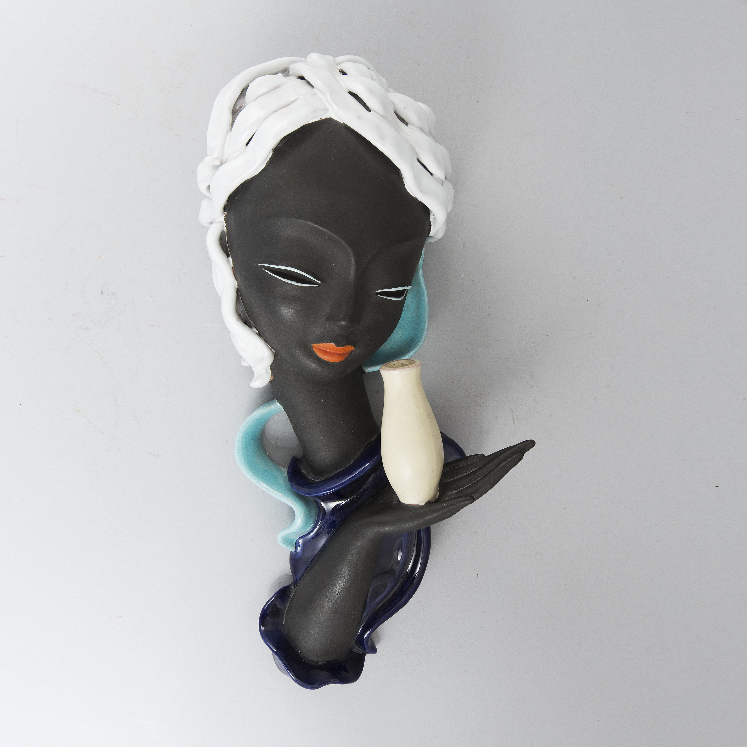 A ceramic wall plaque by Goldscheider Austria 1920/30s. - Bukowskis