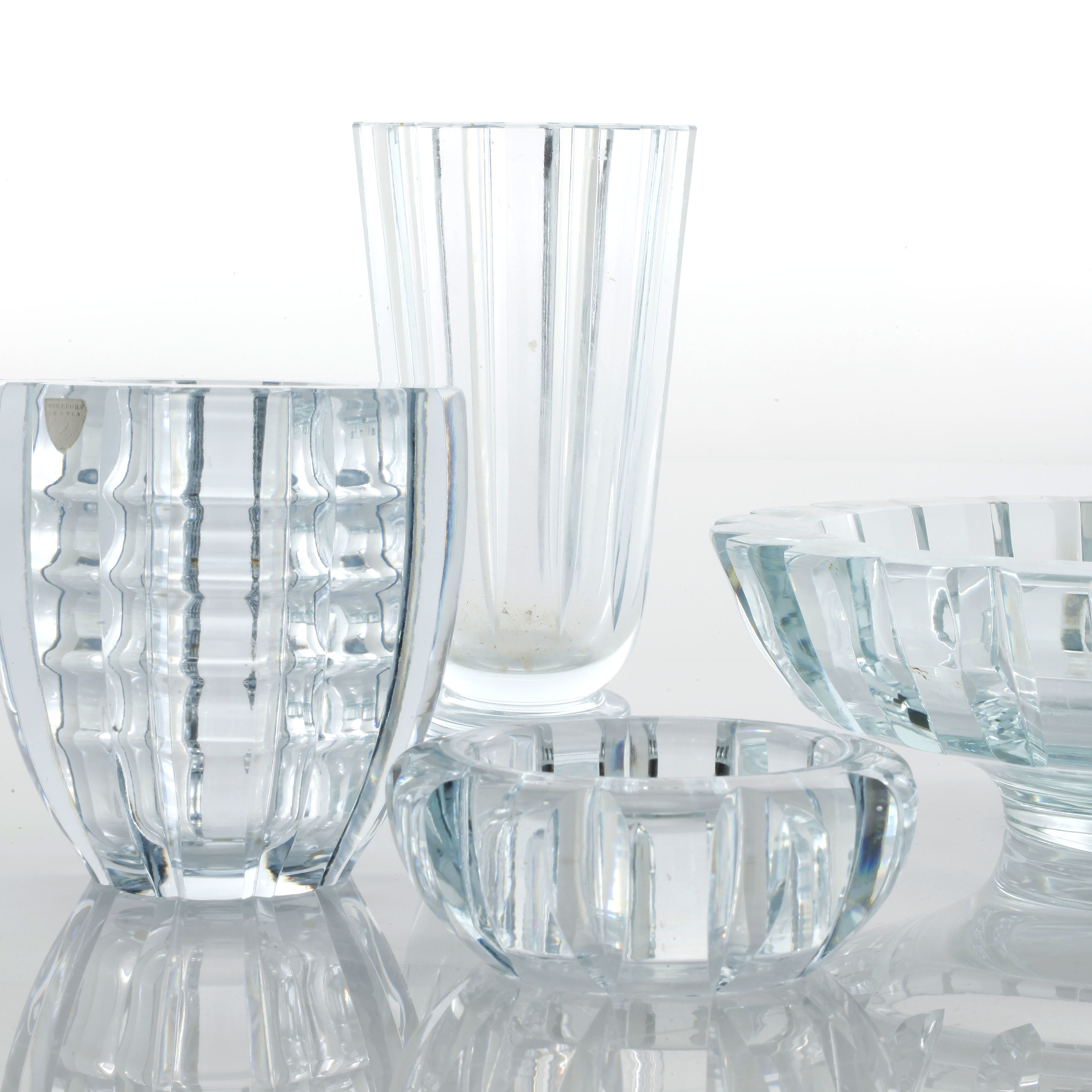 4 20th century glass pieces from Orrefors. - Bukowskis
