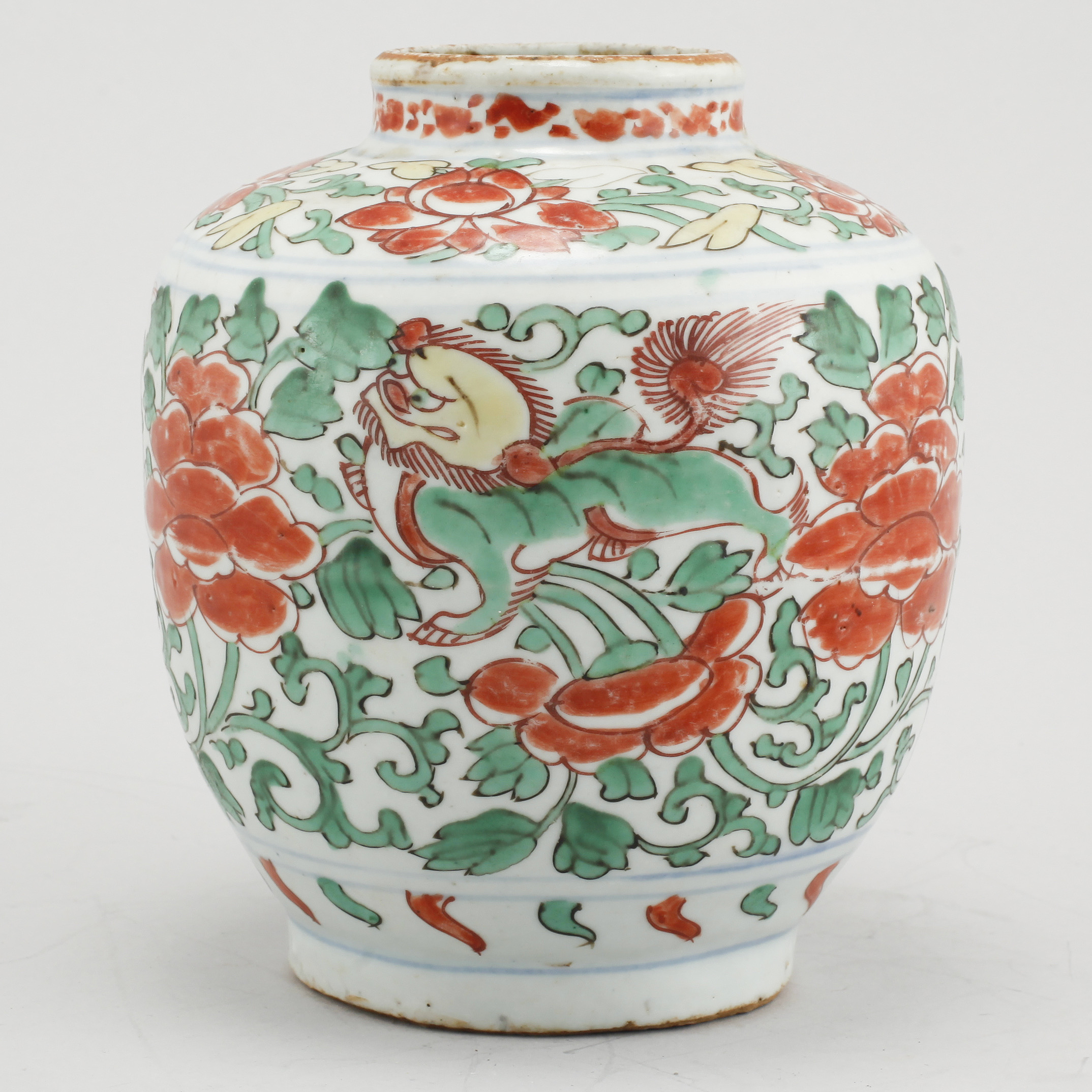 A porcelain jar, made in China, Transition, 17th Century. - Bukowskis