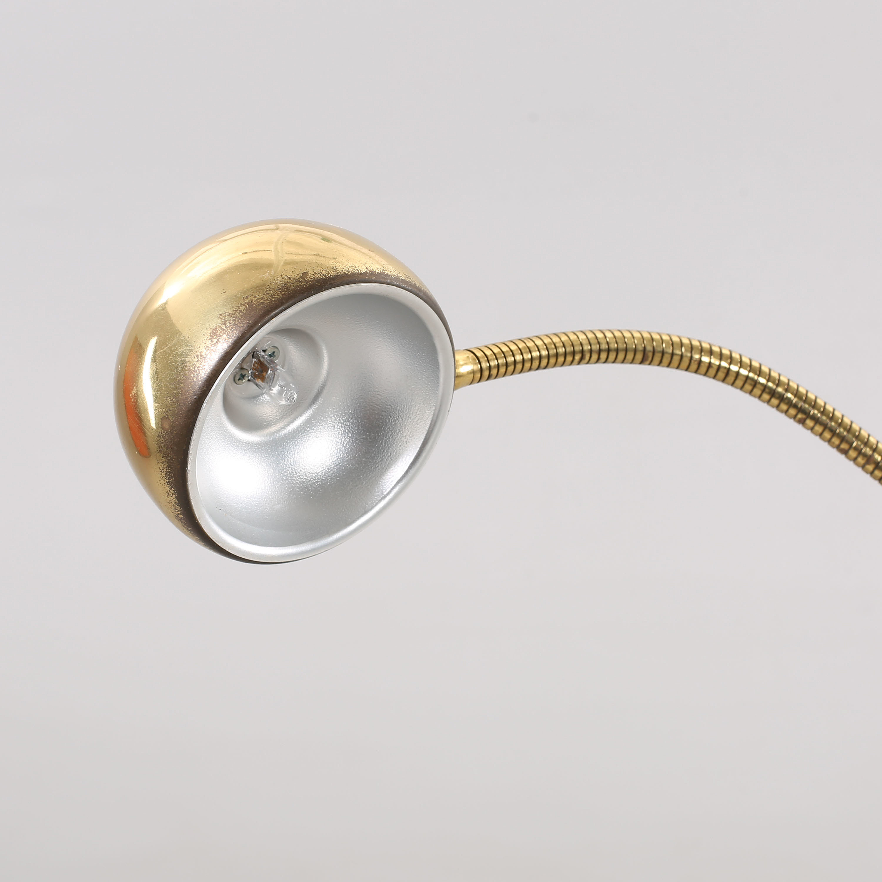 GOLVLAMPA, mässing, Mobo Light, Holland, 1900-talets andra hälft ...