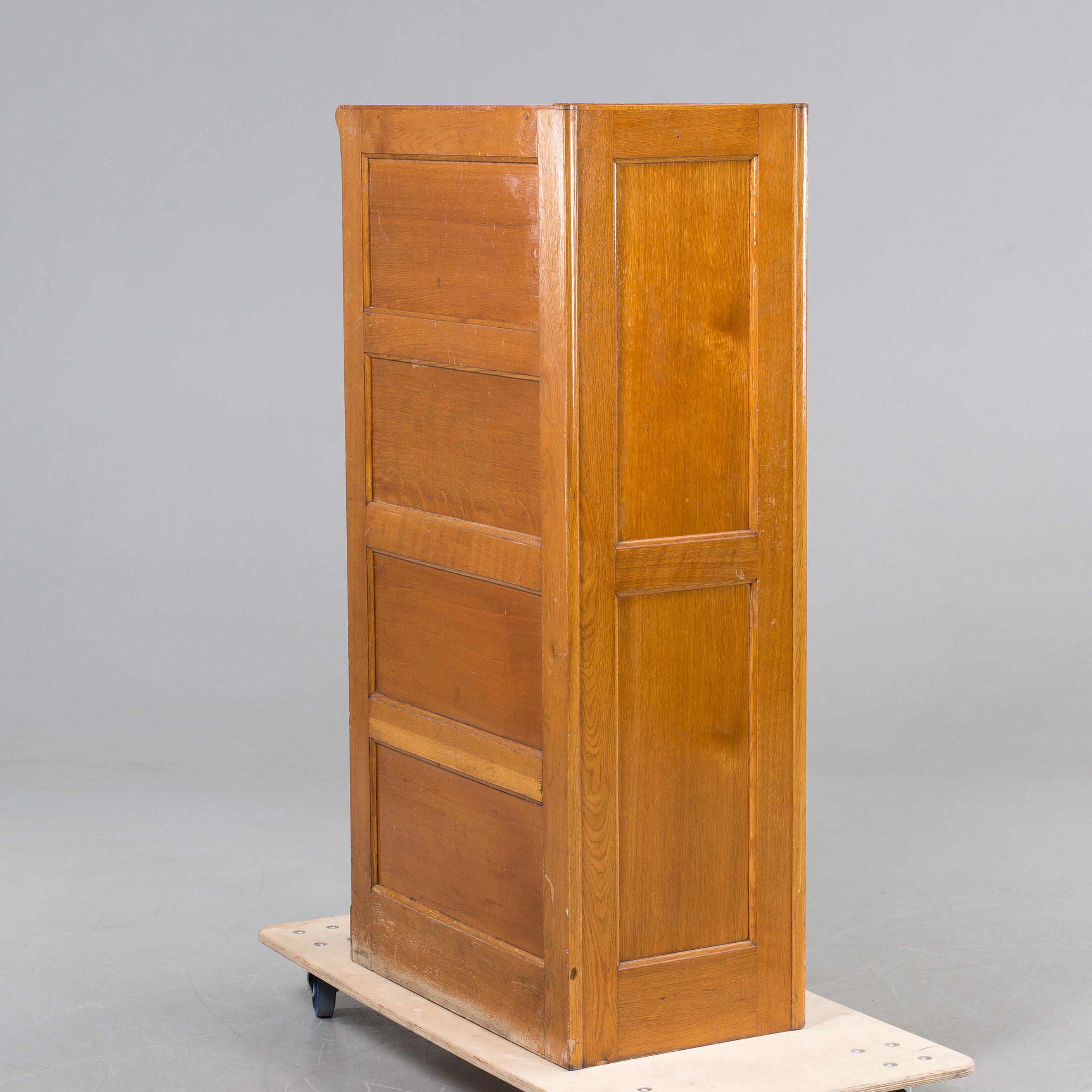 ARKIVSKÅP, 1900-talets första hälft. - Bukowskis