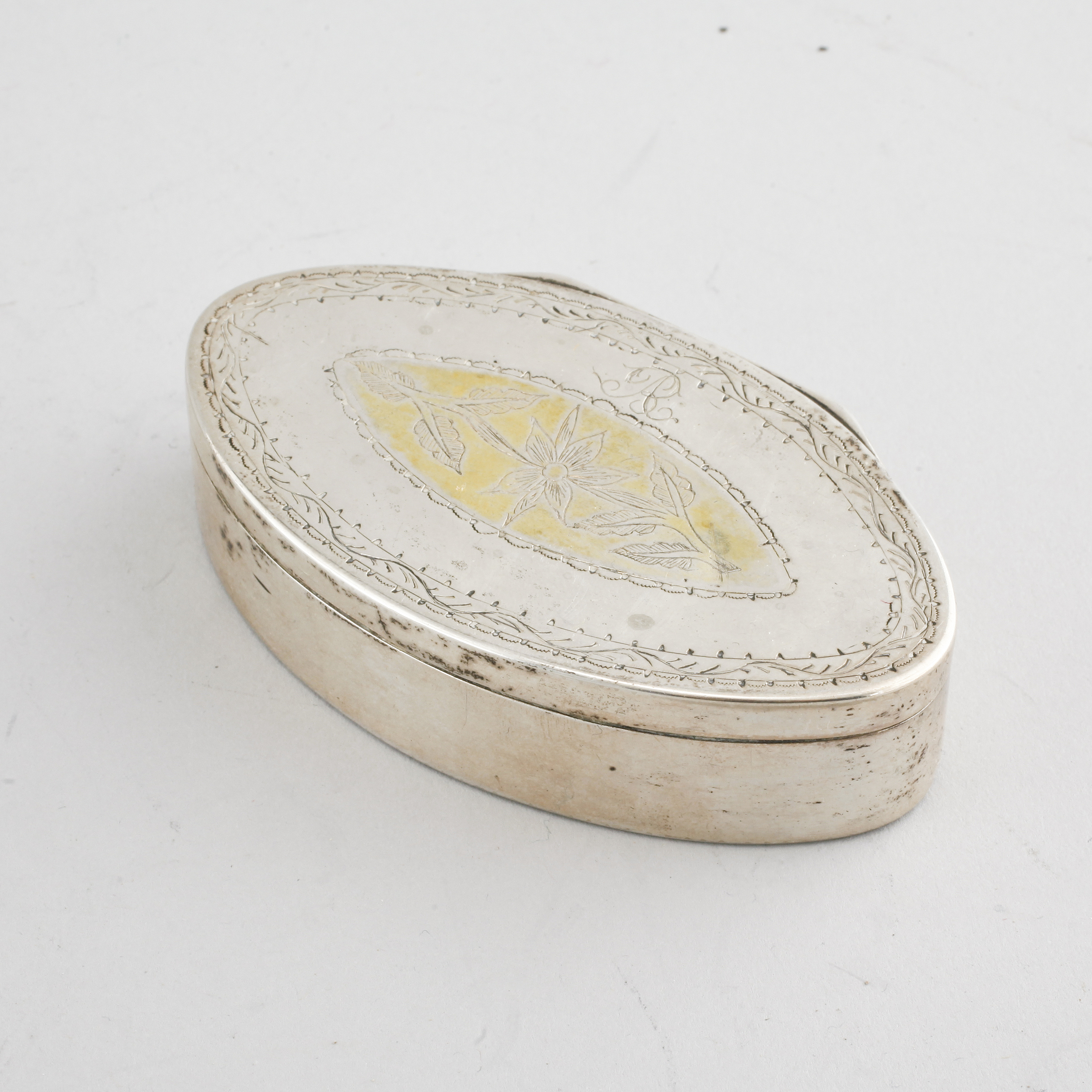 SNUSDOSA, silver, Georg Henrik Åkerberg, Växjö, 1811. Vikt 76 gram ...