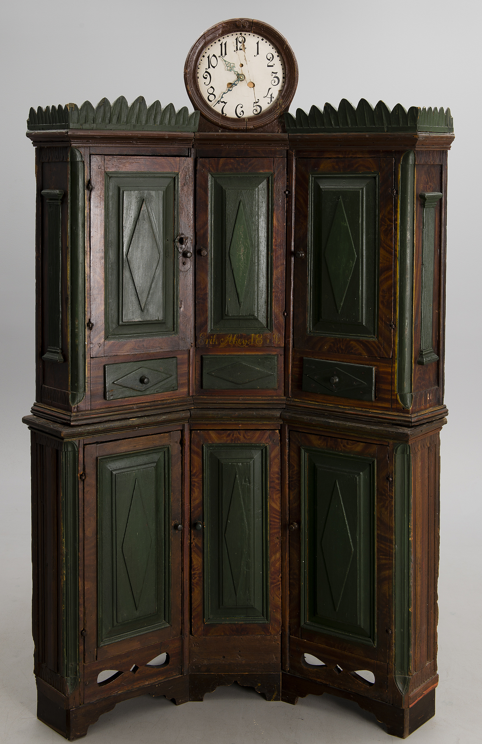 FOLK ART CLOCK CABINET, marked Erik Åkers and dated 1878. - Bukowskis
