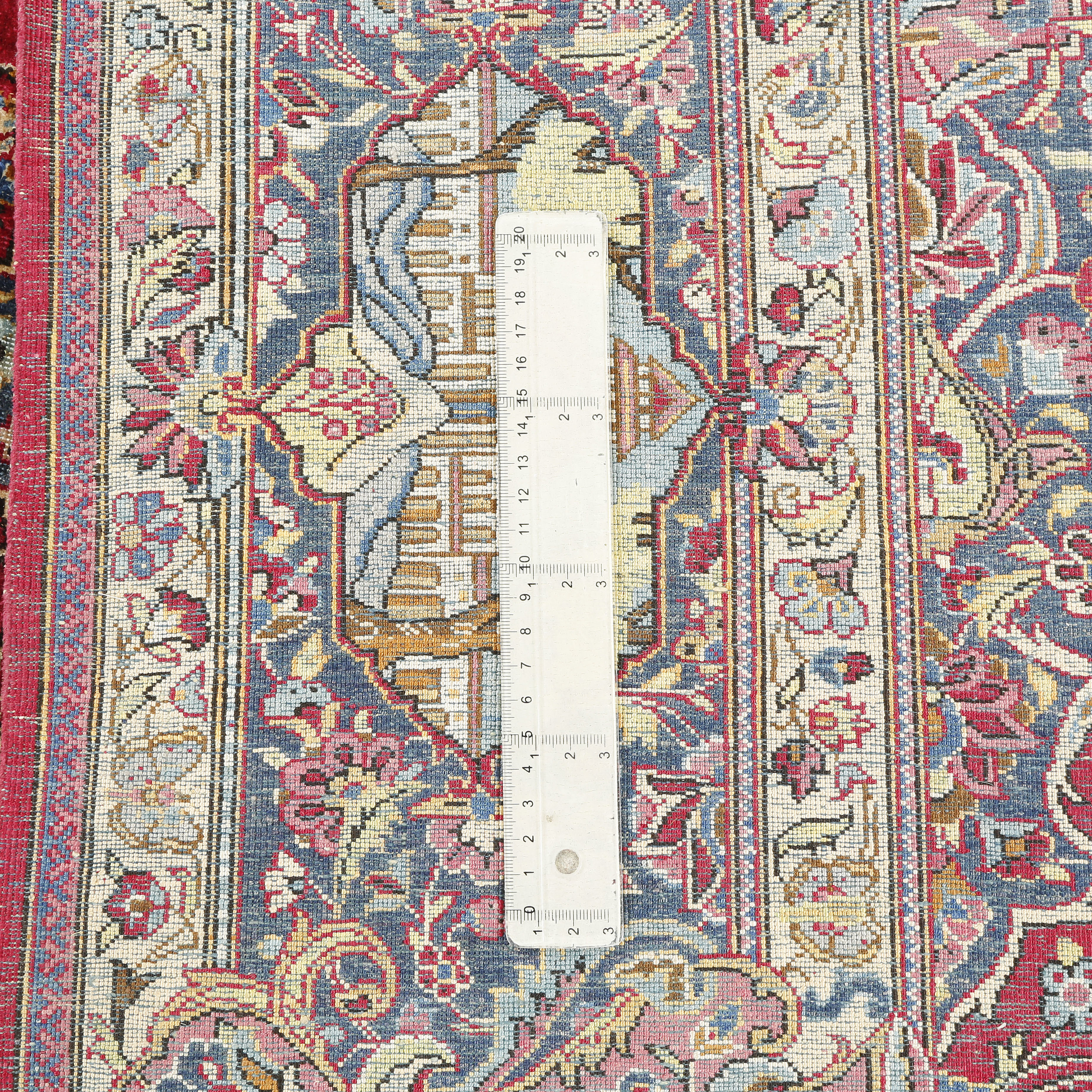 A semi antique/antique Keshan rug. - Bukowskis