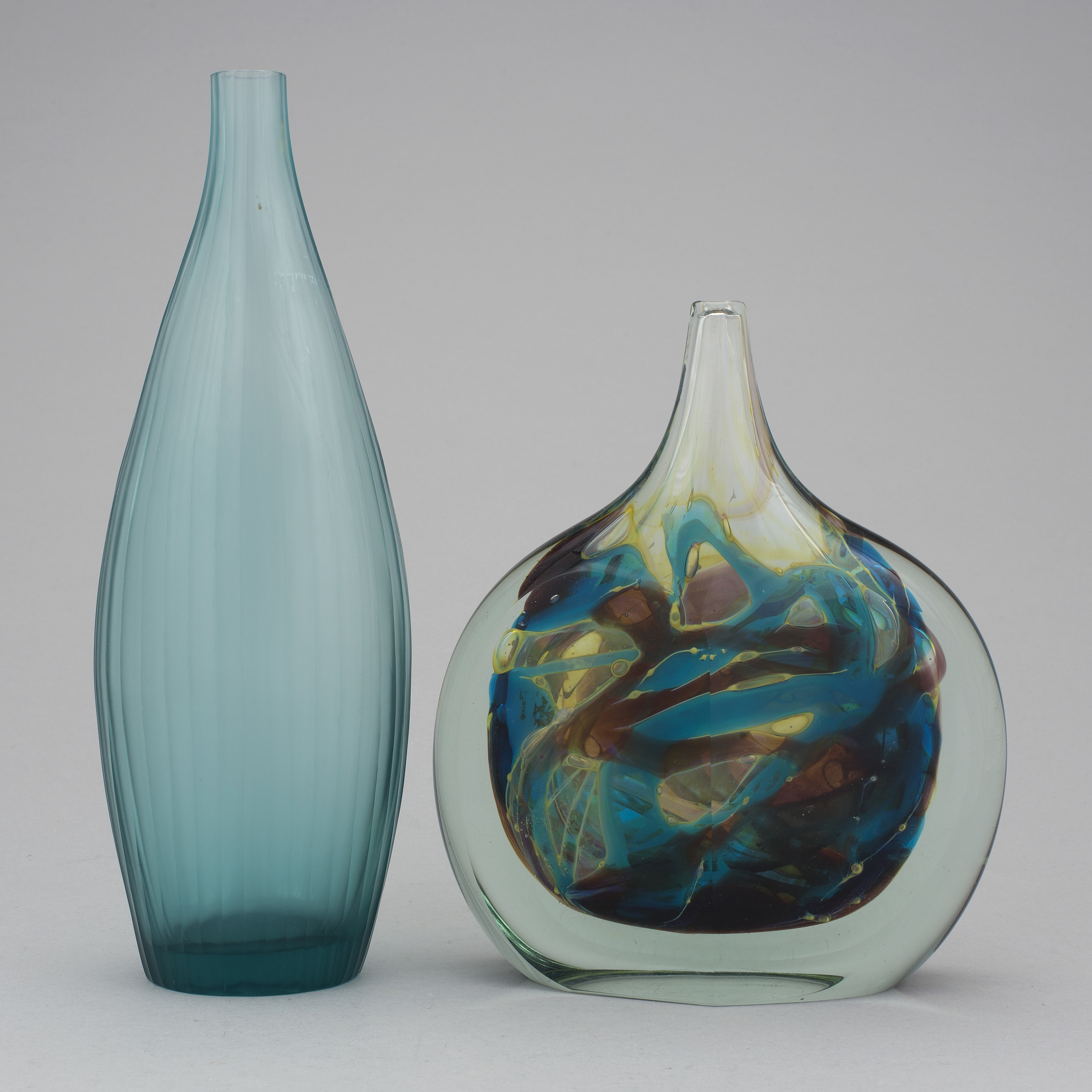 VASER, 2 st, troligen Italien, 1950-60-tal. - Bukowskis