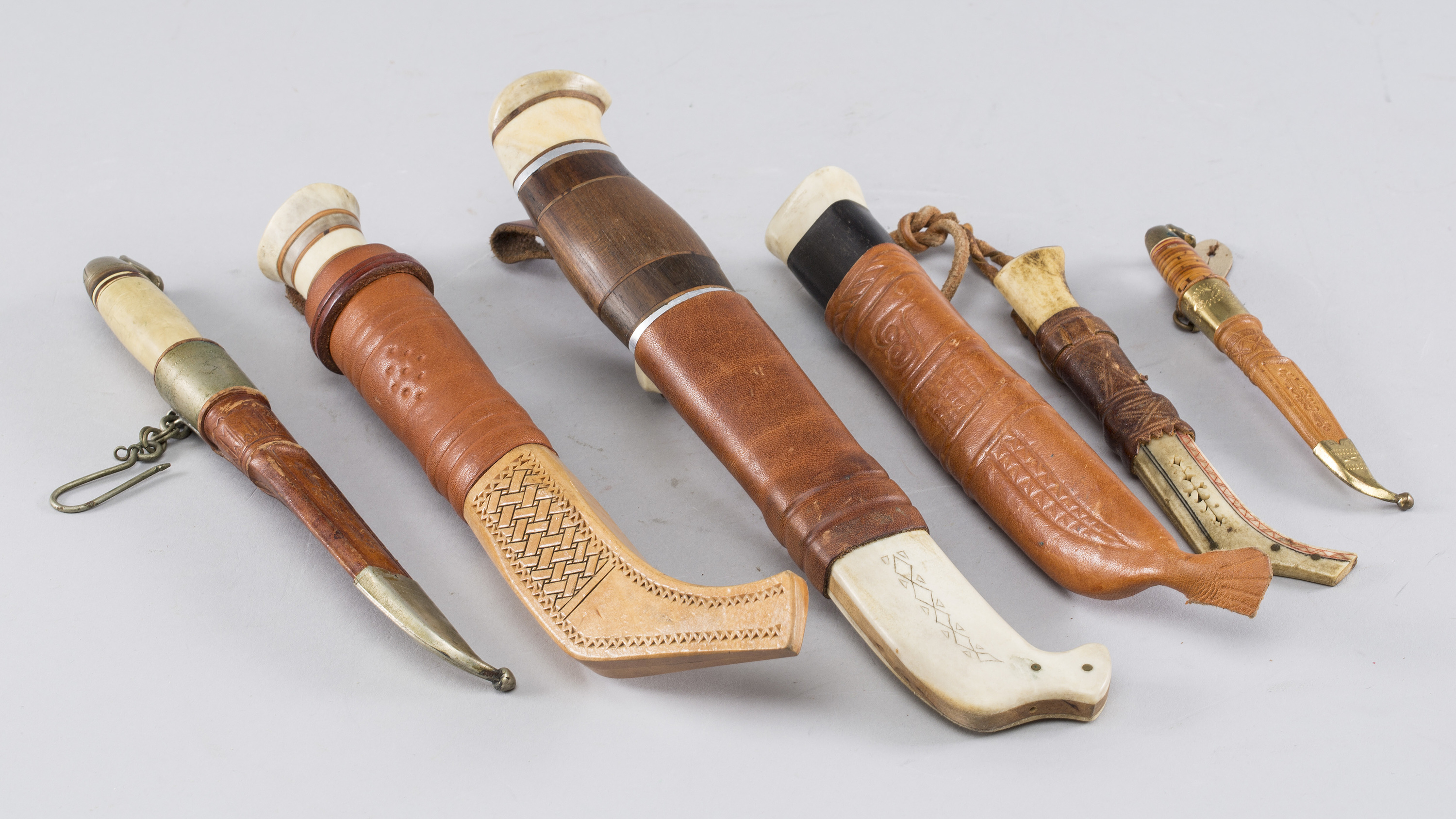 SIX SAMI KNIVES, from the 20th century. - Bukowskis