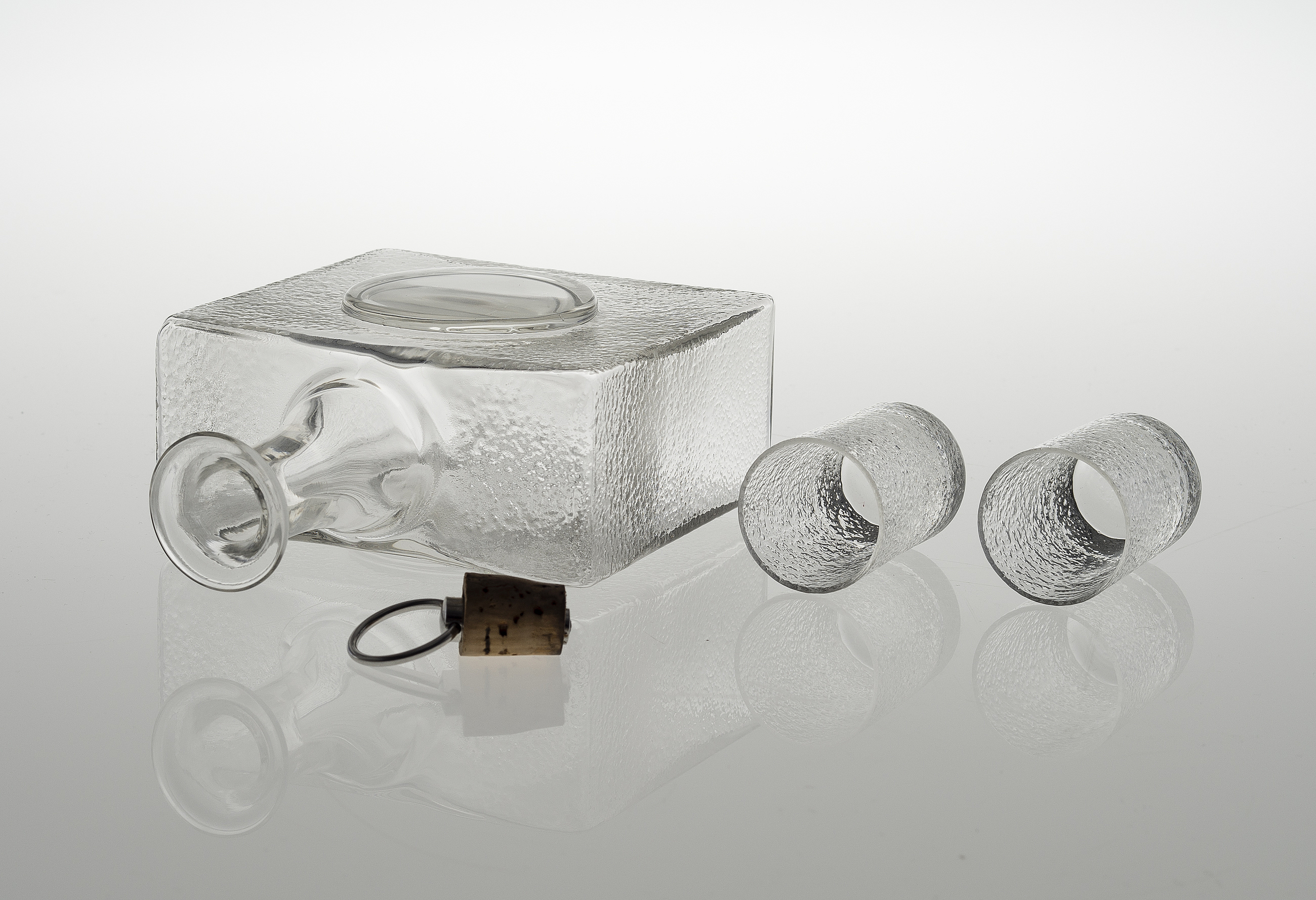 PULLO 2529 ja RYYPPYLASIPARI "Mini" Tapio Wirkkala, Iittala. Pullo ...