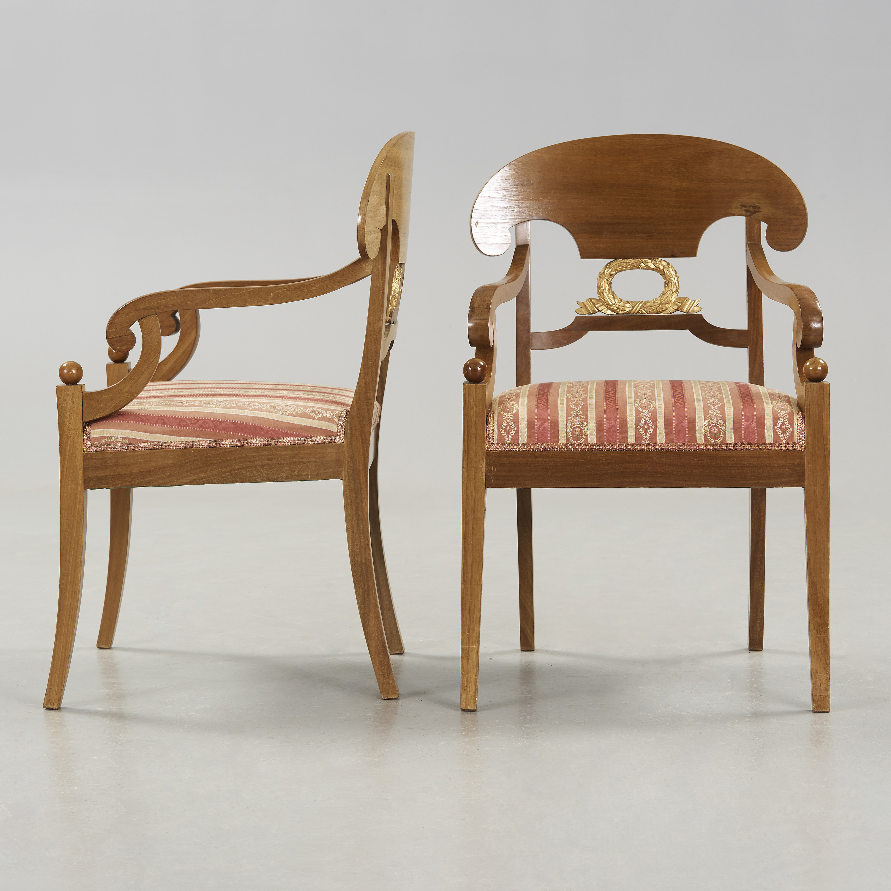 A set of 2 mahogany armchairs and 5 chairs Karl Johan-style early 20th ...