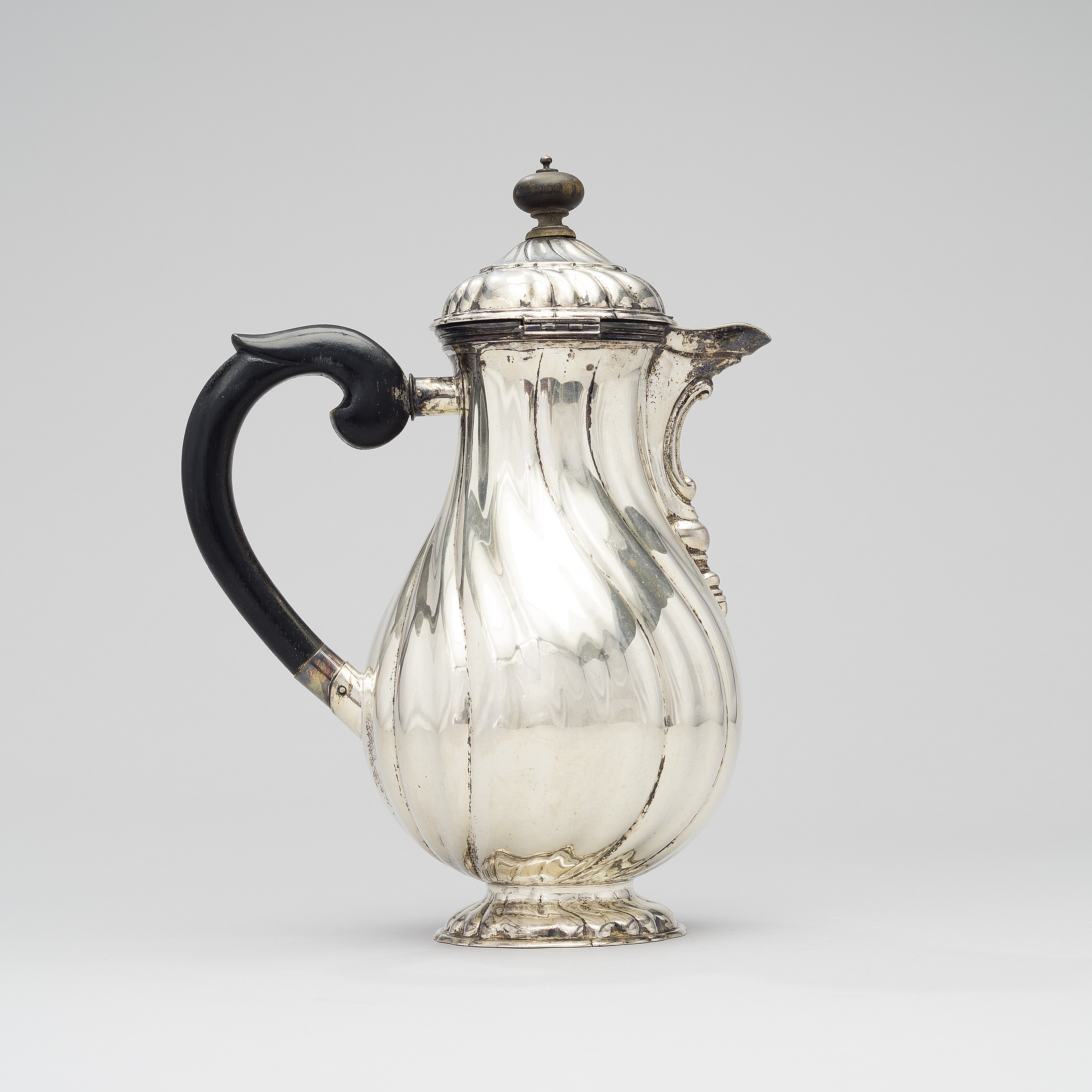 A GERMAN, OSTHUES SILVER COFFEE POT, Germany early 20th century. Weight ...