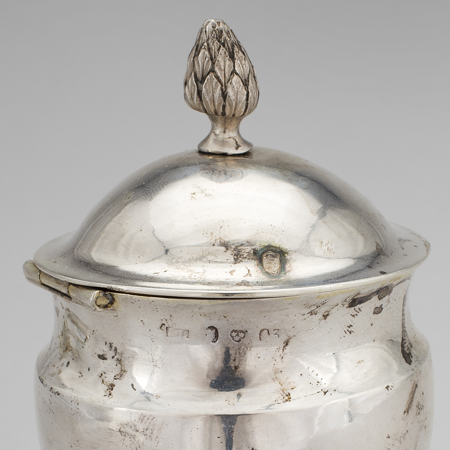 SENAPSBURK I SILVER, empire, troligen av Anders Lundquist i Stockholm ...