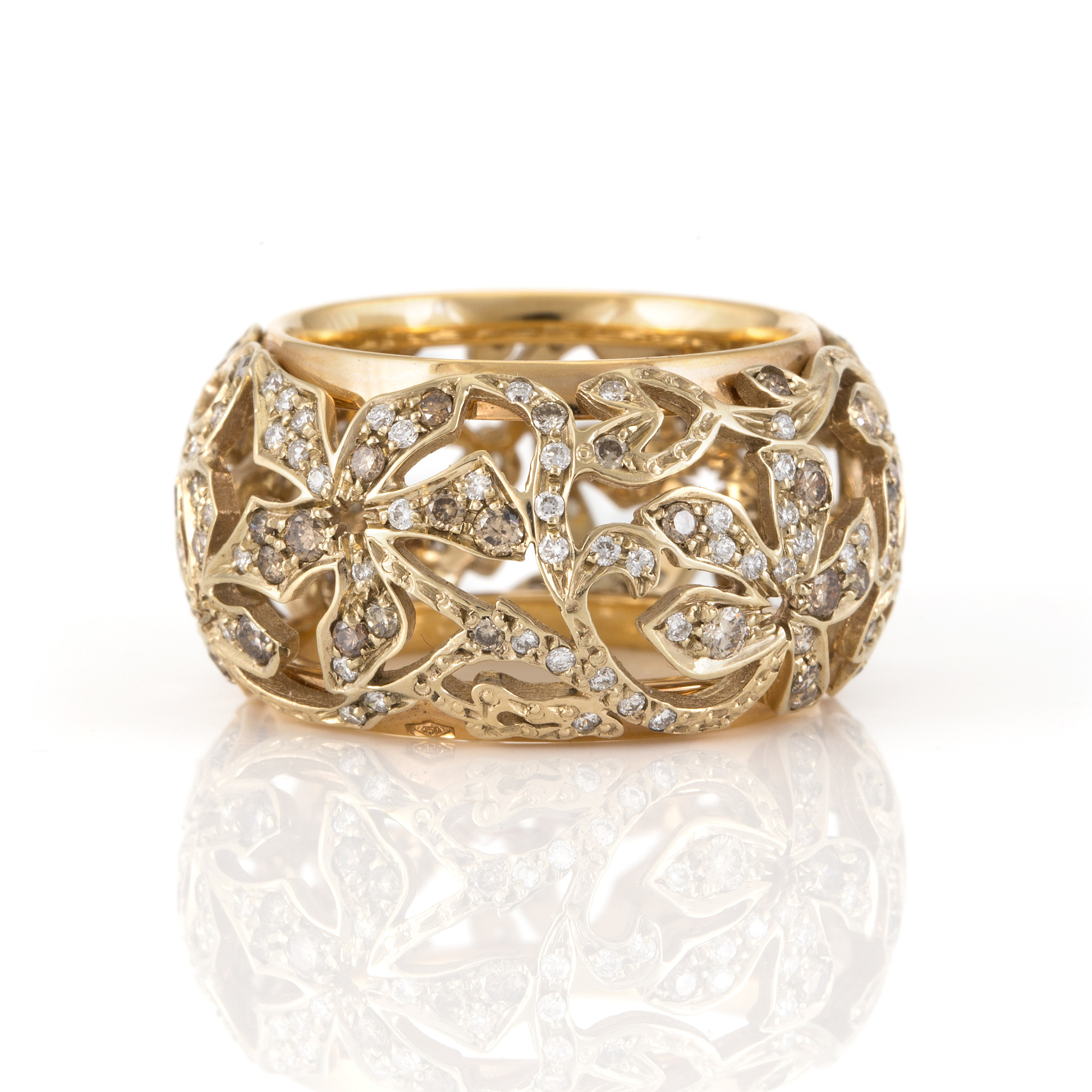 POMELLATO, 'Arabesque' ring med fasettslipade, bruna diamanter. - Bukowskis