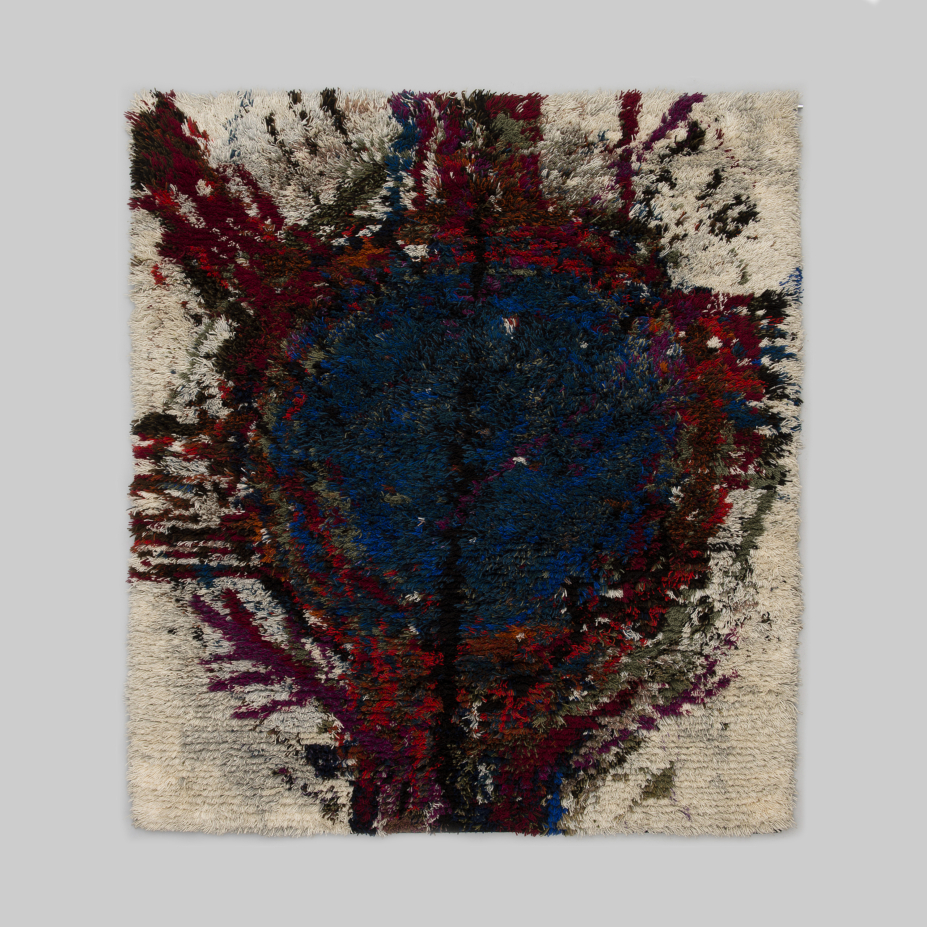 A FINNISH RYIJY RUG DESIGNED BY REINO KOSKI. 150x128 cm. - Bukowskis