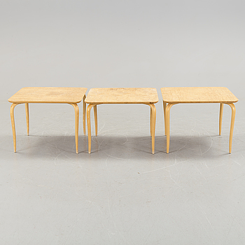 A set of three tables by Bruno Mathsson, 1977. - Bukowskis
