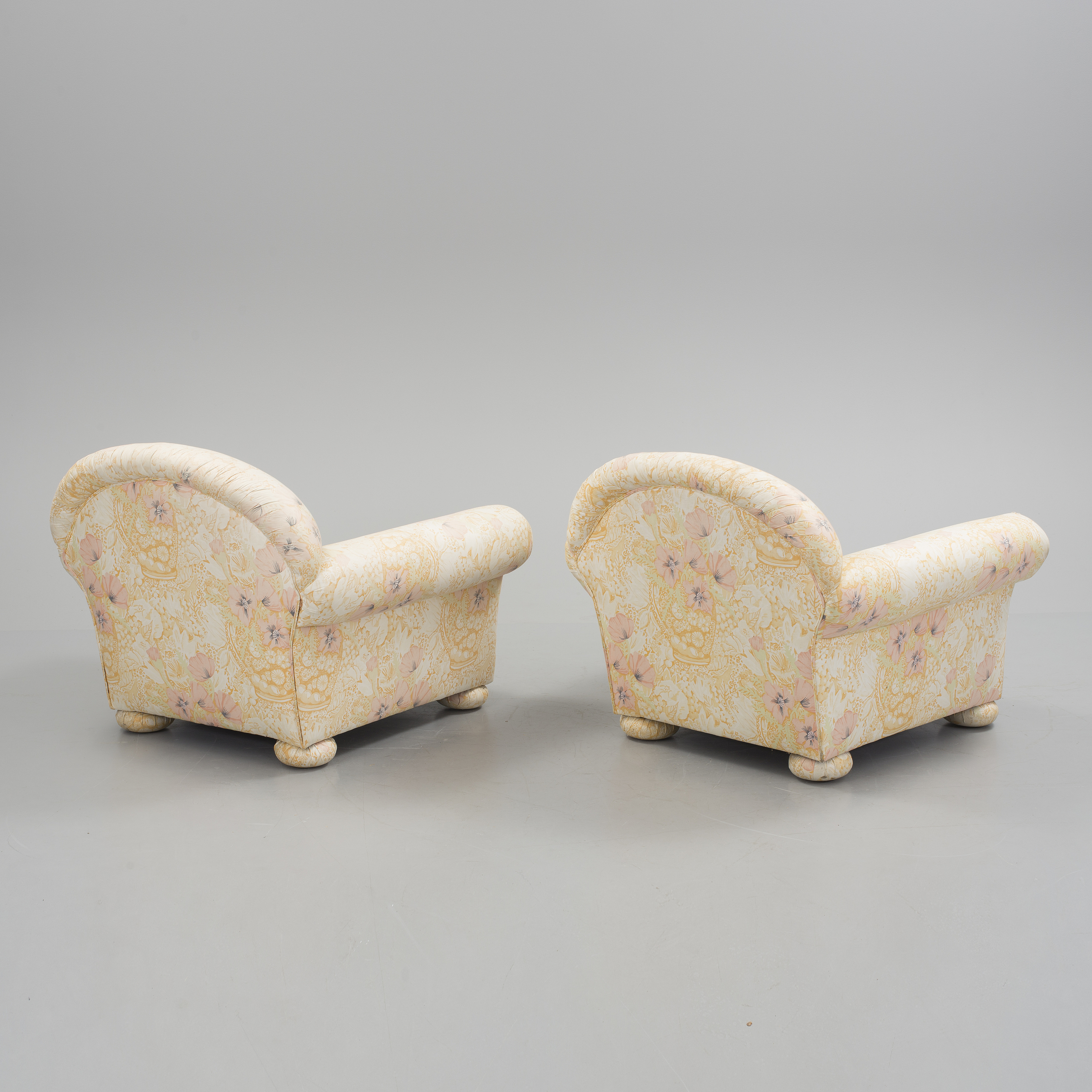 A pair of Designers Guild easy chairs, 1970's. - Bukowskis
