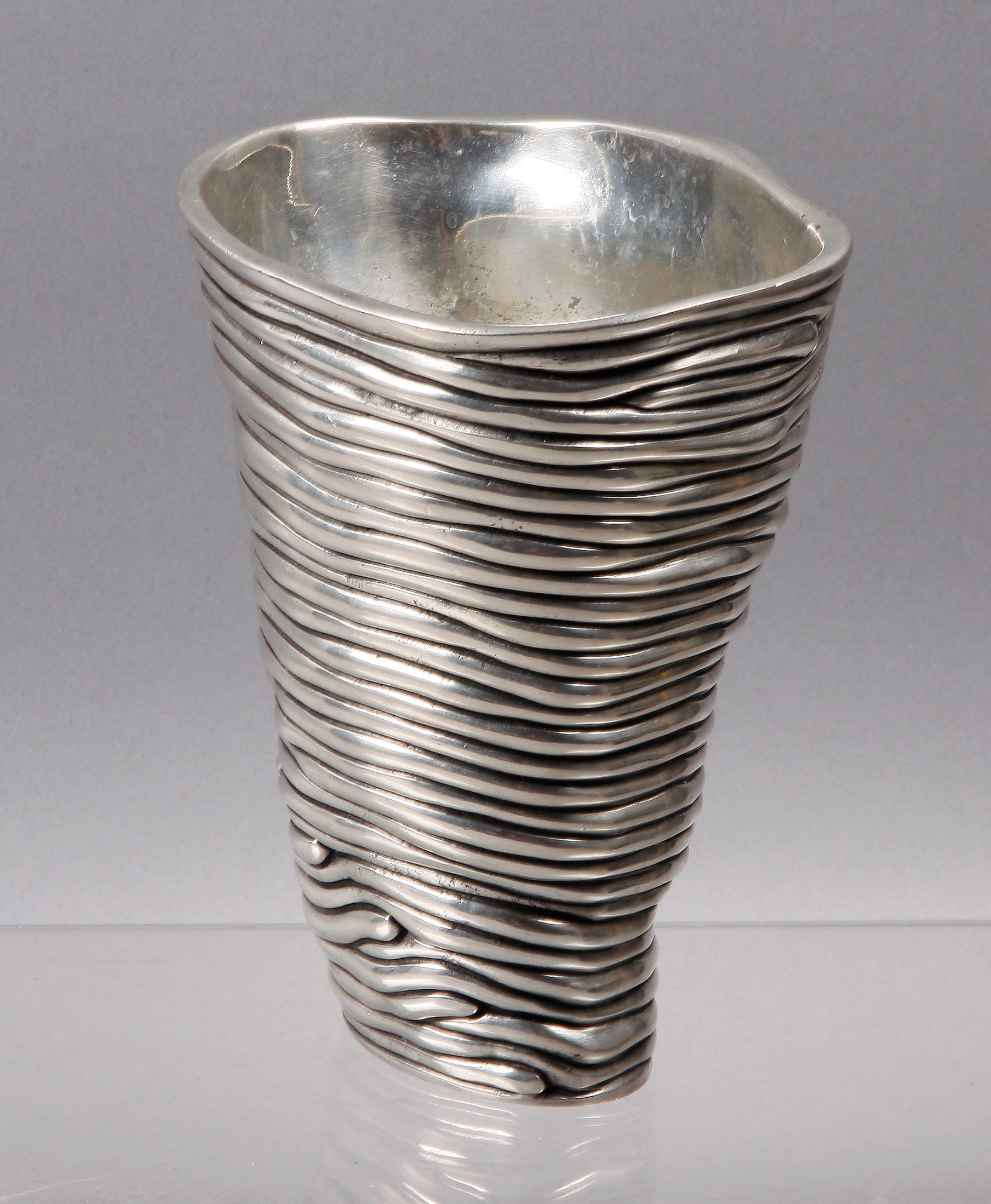 VAS, Design: Annika Jarring, Svenskt Tenn. - Bukowskis