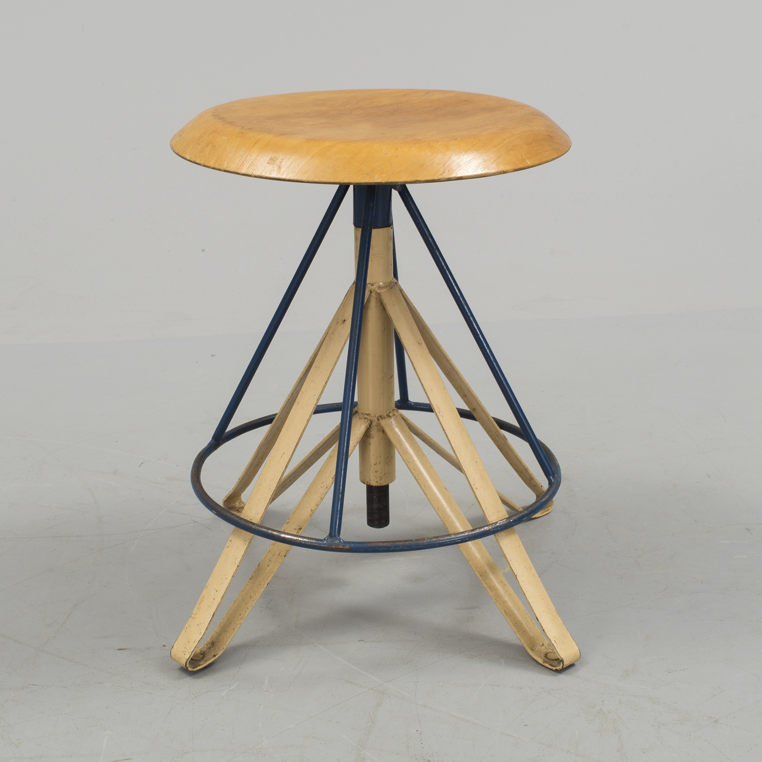 PALL, metall, "Hema-stolen" Industristolar AB, Stockholm, 1960-tal ...