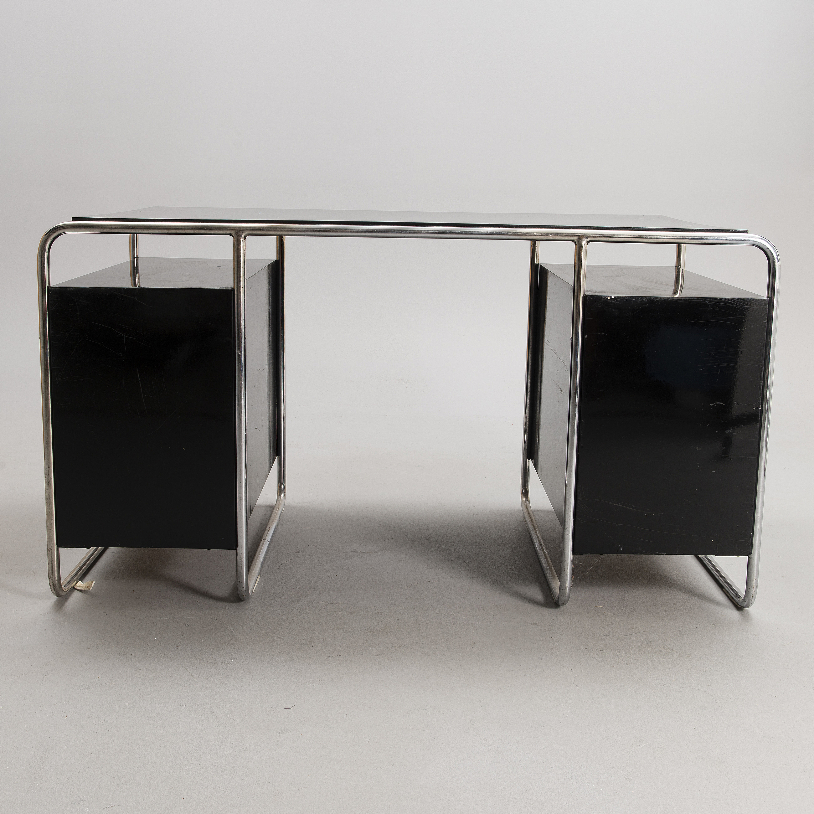 KIRJOITUSPÖYTÄ, funkkis, Heteka oy 1940/50-luku. - Bukowskis