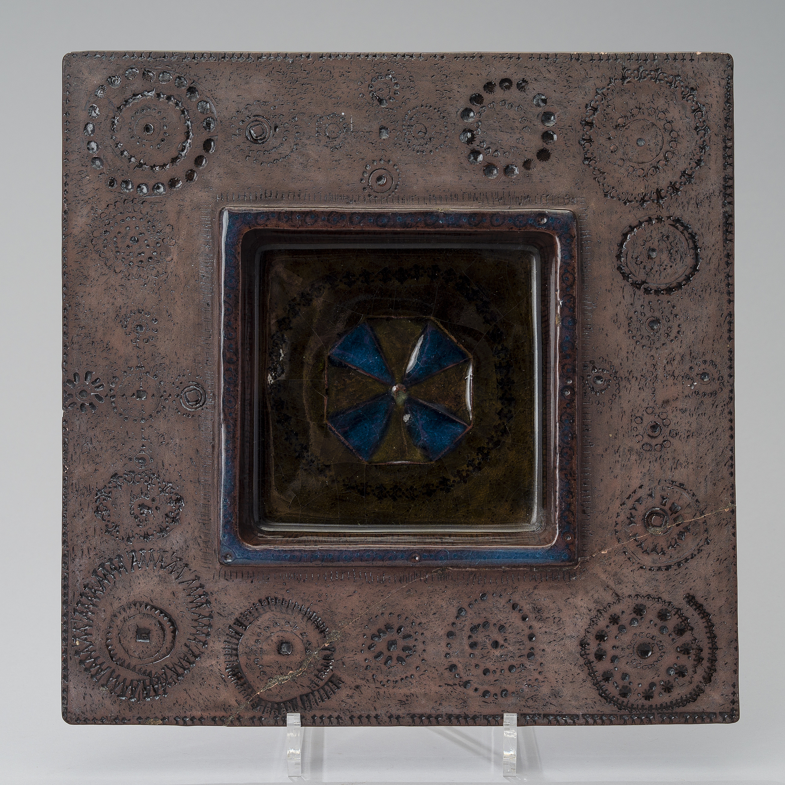 RUT BRYK, KERAMIIKKARELIEFI. - Bukowskis