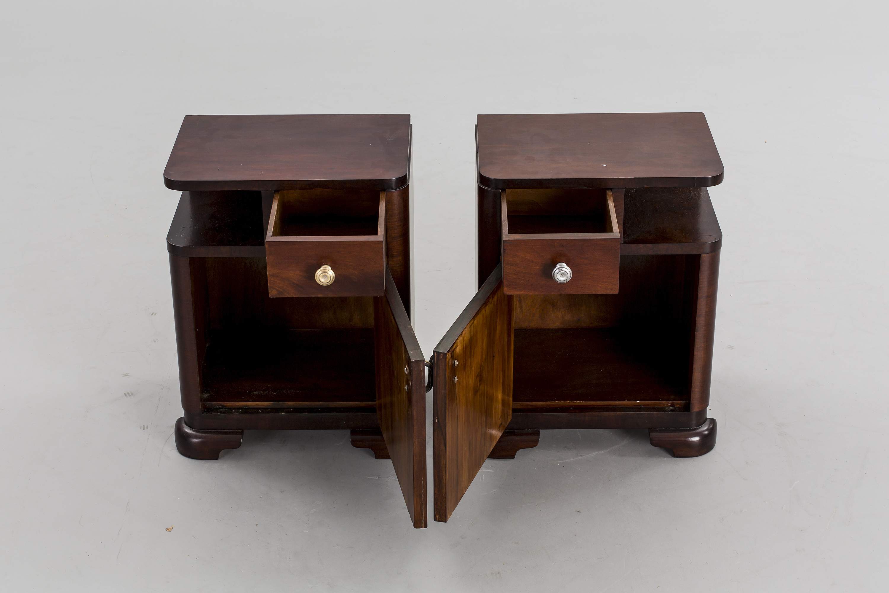 A pair of bedside tables, first part of the 20th century. - Bukowskis