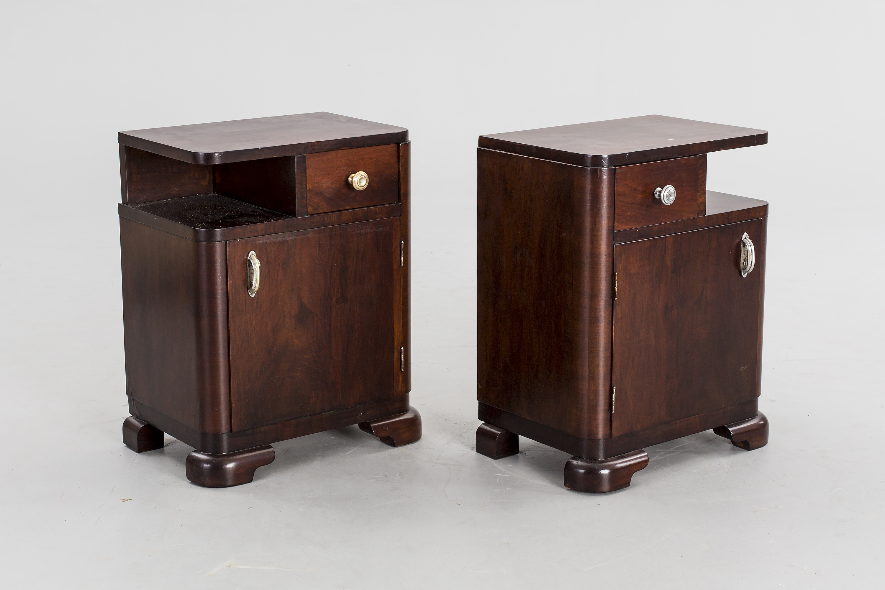 A pair of bedside tables, first part of the 20th century. - Bukowskis