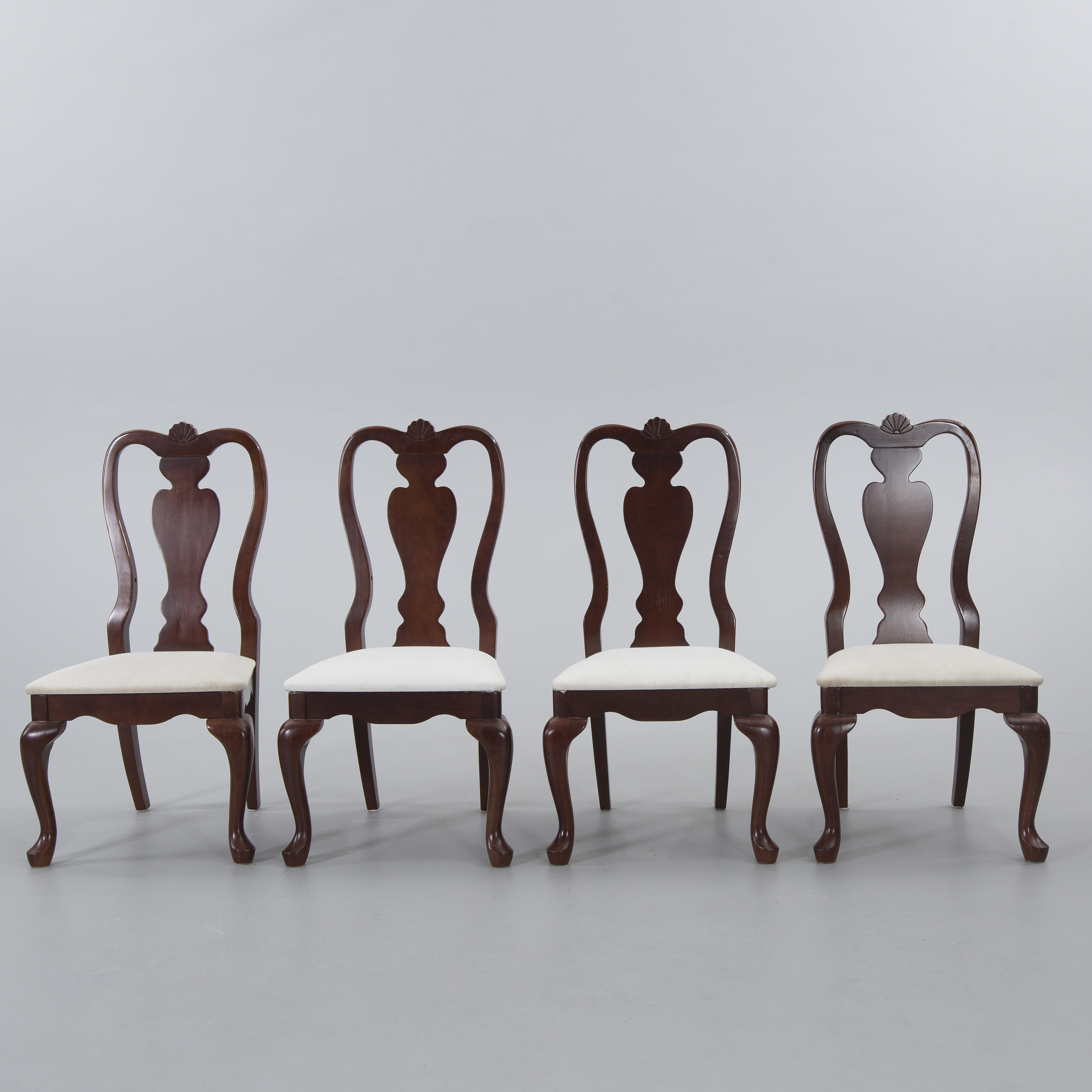 A SET OF 7 ROKOKO-STYLE DINING CHAIRS AND A TABLE, 20th century ...