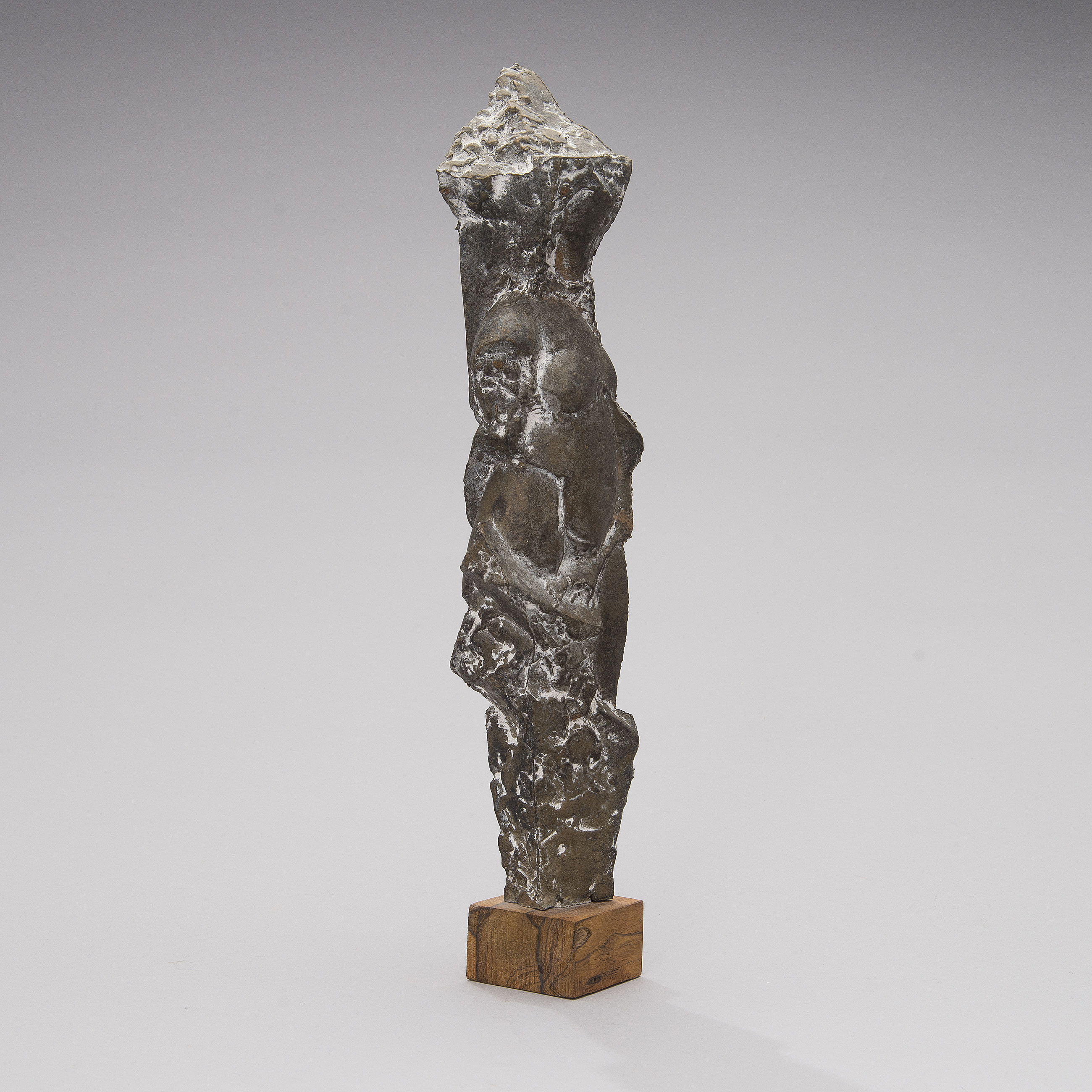 TERHO SAKKI, pronssiveistos, signeerattu, päivätty 78 ja numeroitu 5/5 ...