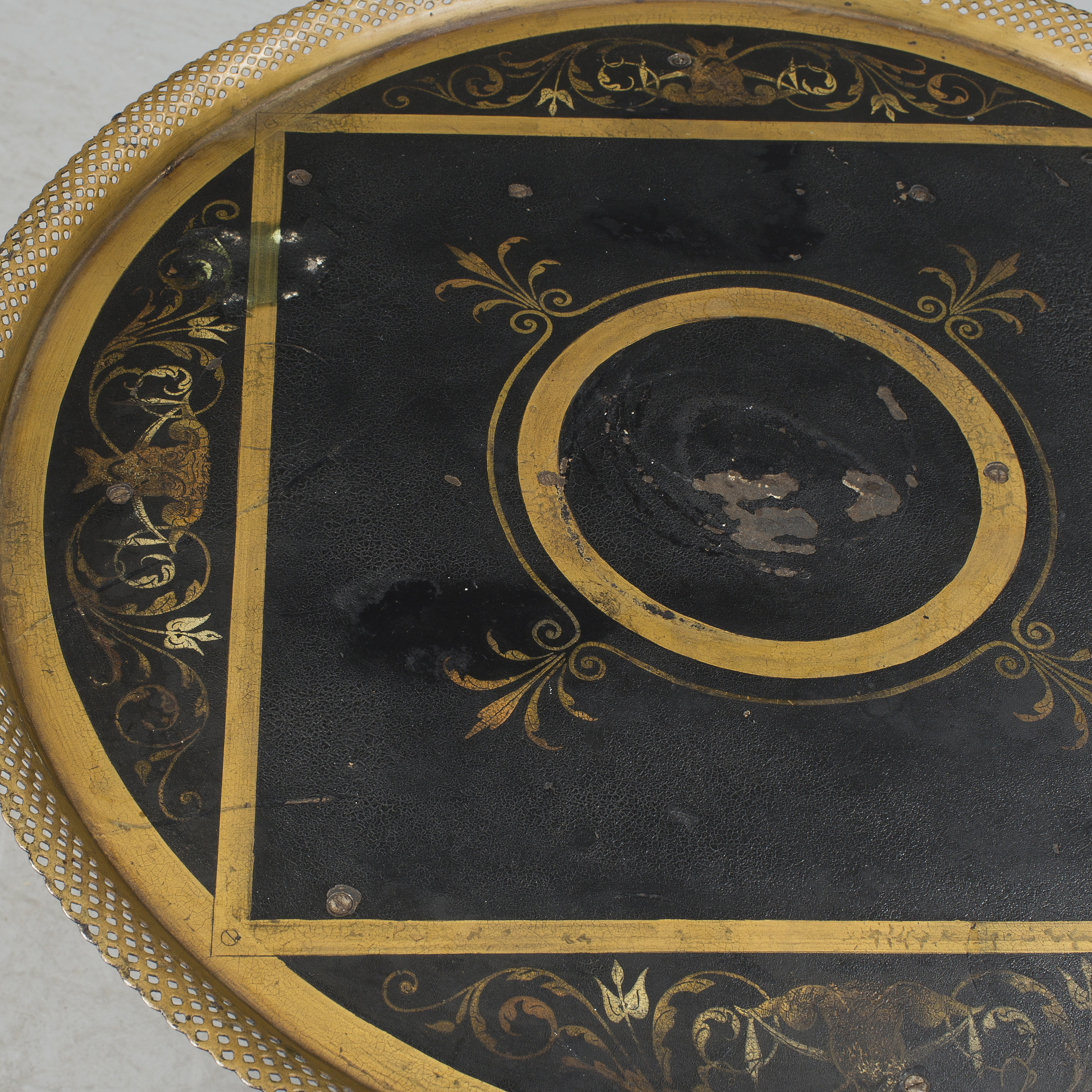 An early 1800s table. - Bukowskis