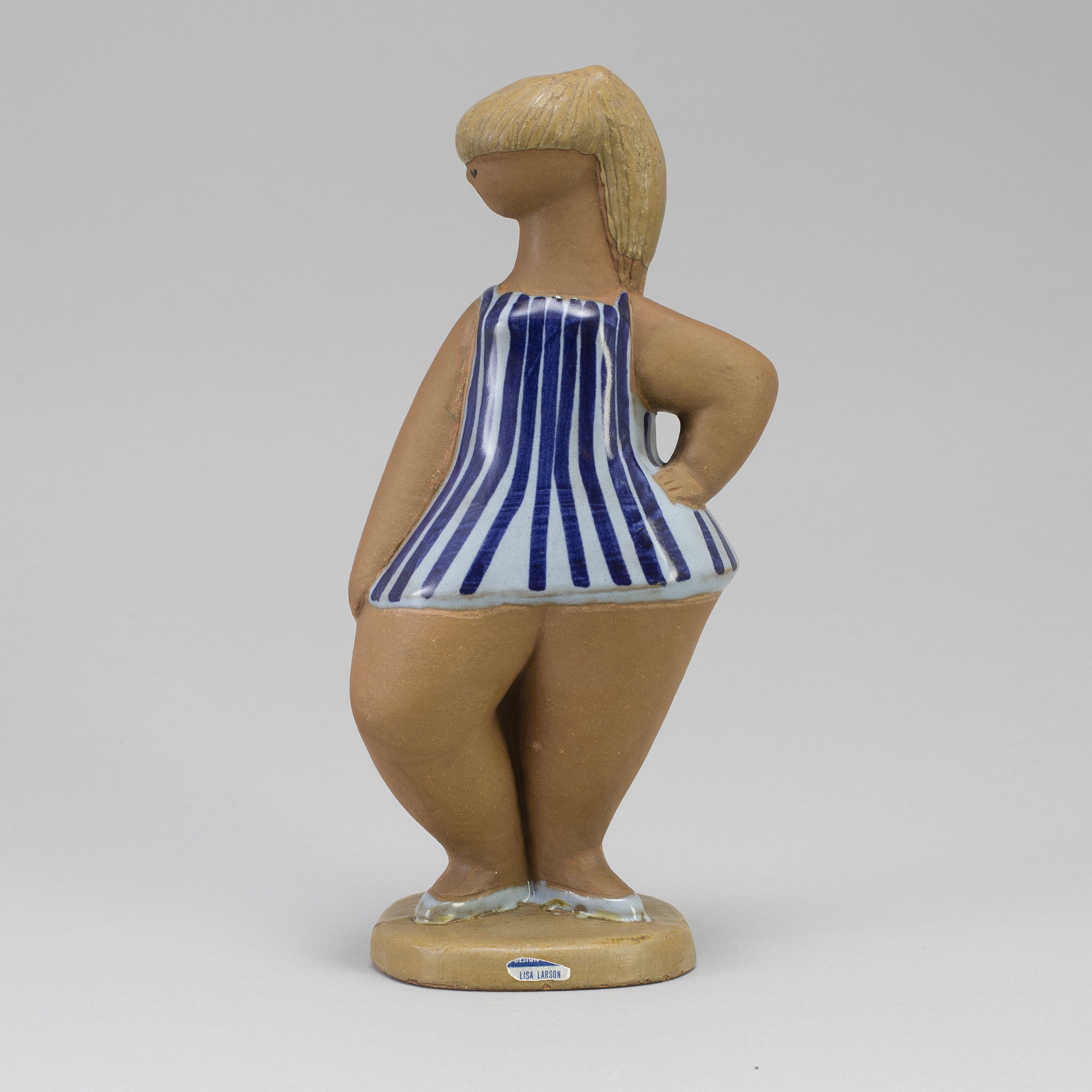 A stoneware sculpture by Lisa Larson, Gustavsberg. - Bukowskis