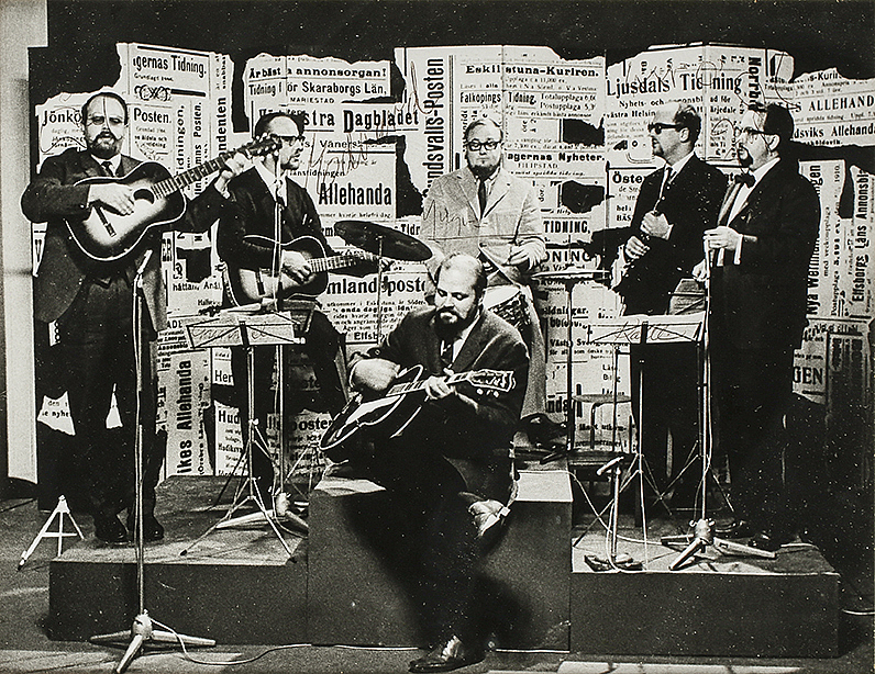 SIGNERAT FOTOGRAFI, "Skäggen", cirka 1963. Signerat av bl. a. Åke ...