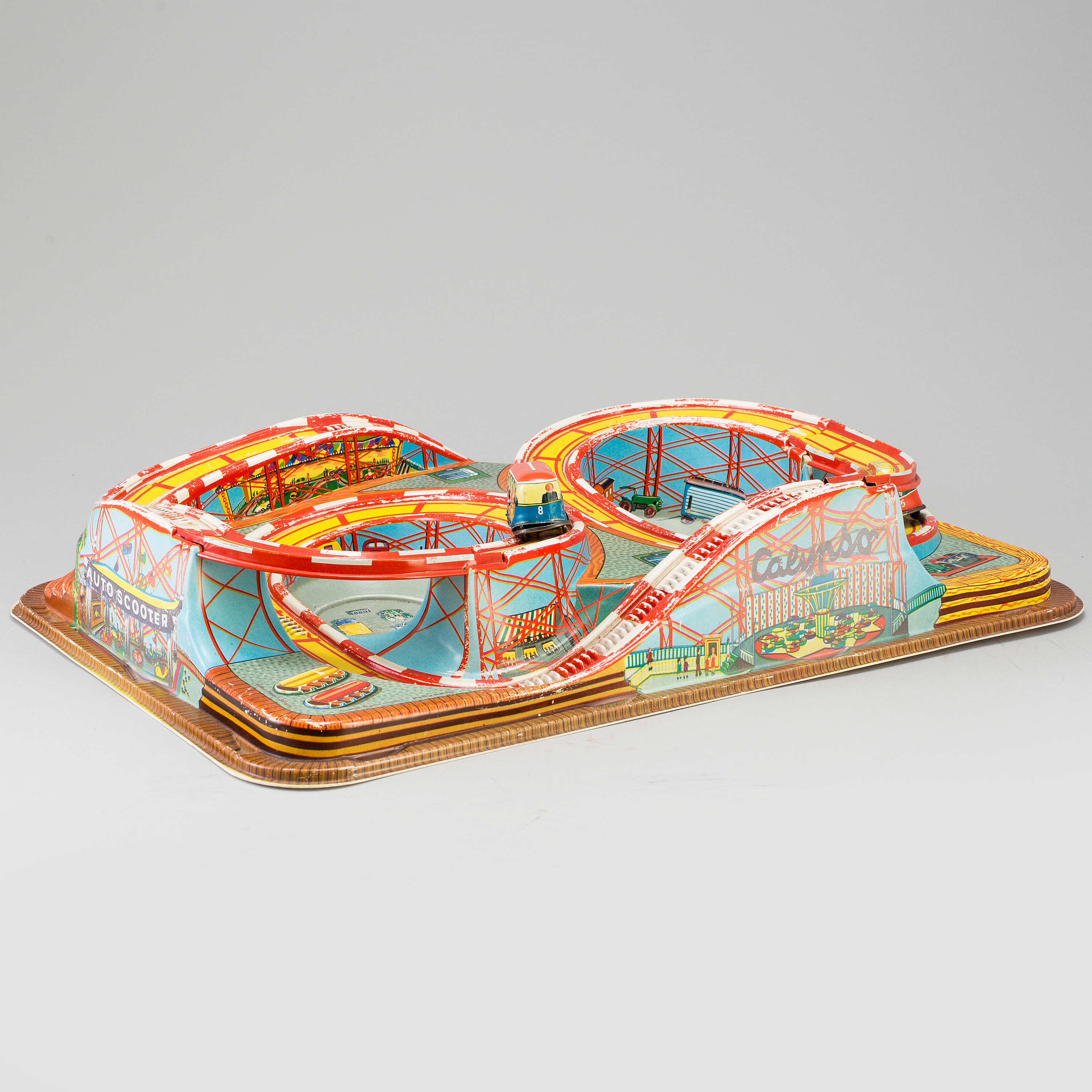 A 1960's German toy car track with two mechanic buses. - Bukowskis