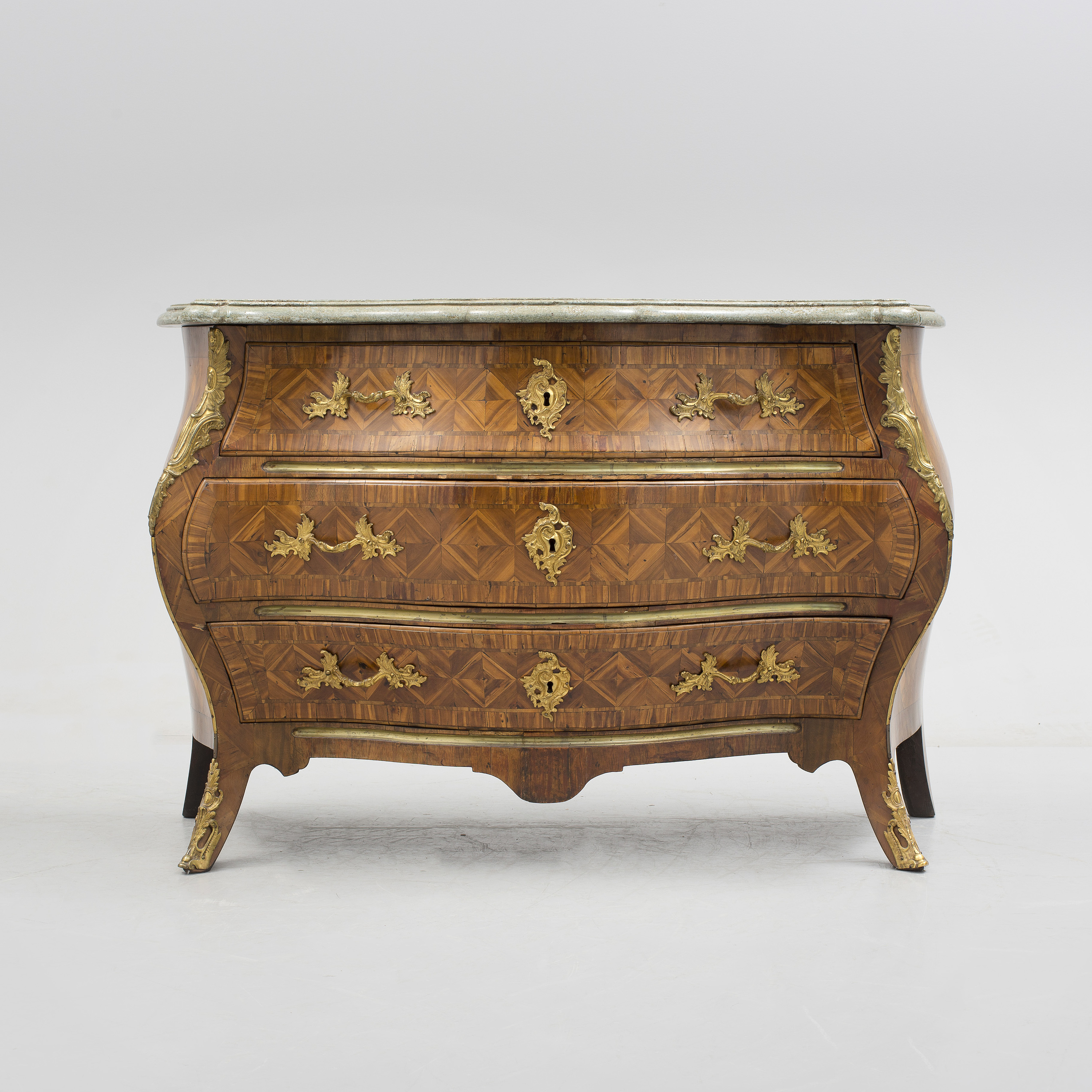 A 1700s rococo commode. - Bukowskis