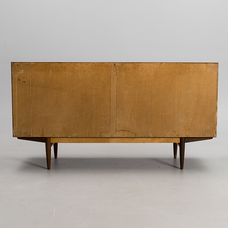 OLLI BORG, skänk / sideboard, modell 4004, tillverkare Asko. Formgiven ...