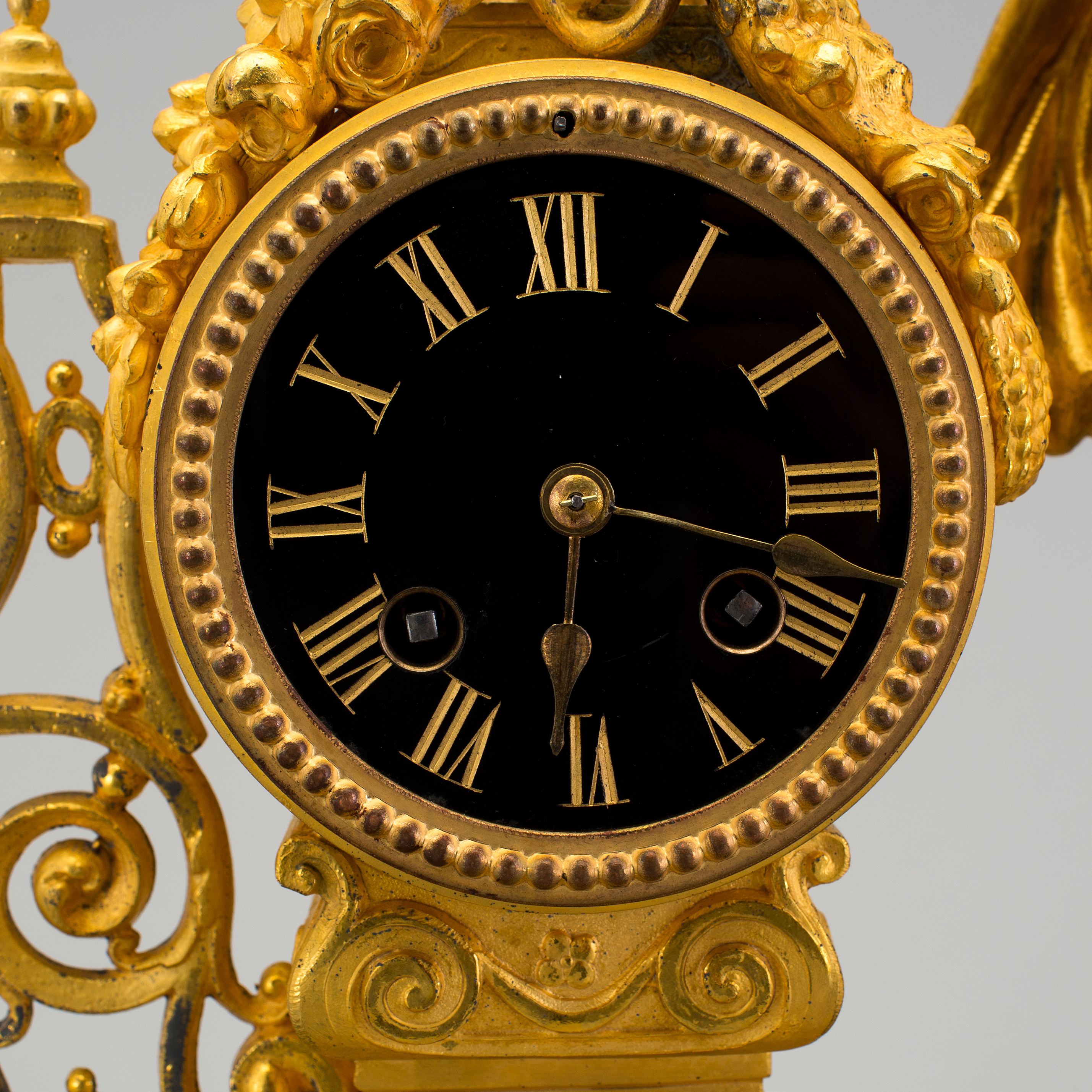 A PH Mourey mantel clock from the late 19th Century. - Bukowskis