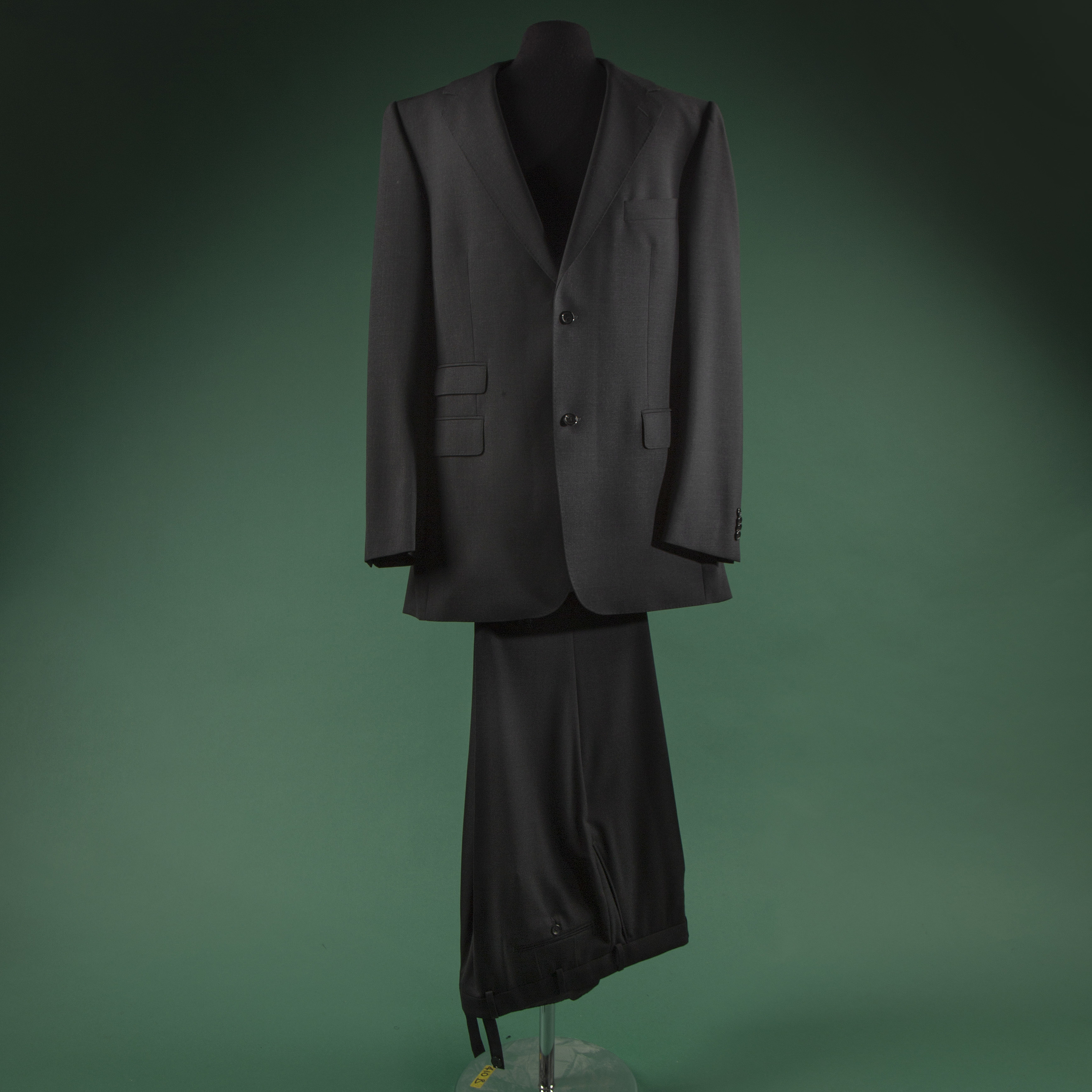A suit by EDUARD DRESSLER, in size 50. - Bukowskis