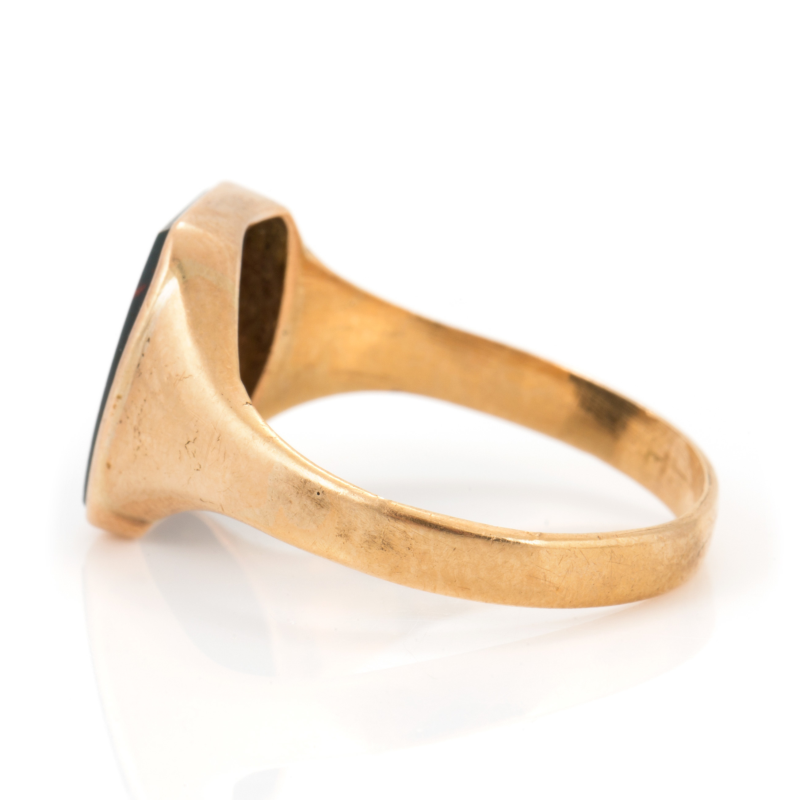 KLACKRING med heliotrop. - Bukowskis