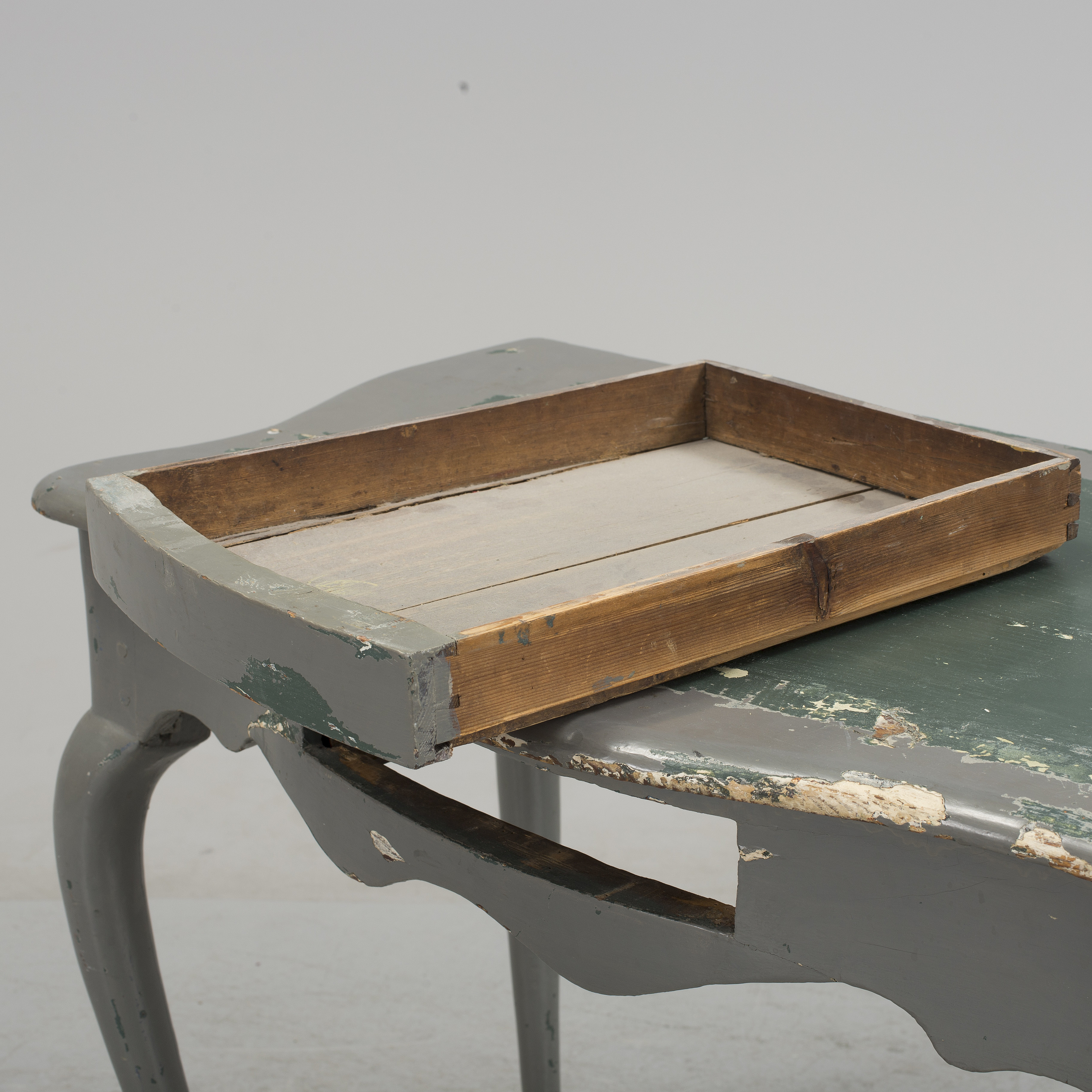 A Swedish rococo writing table, late 1700s. - Bukowskis