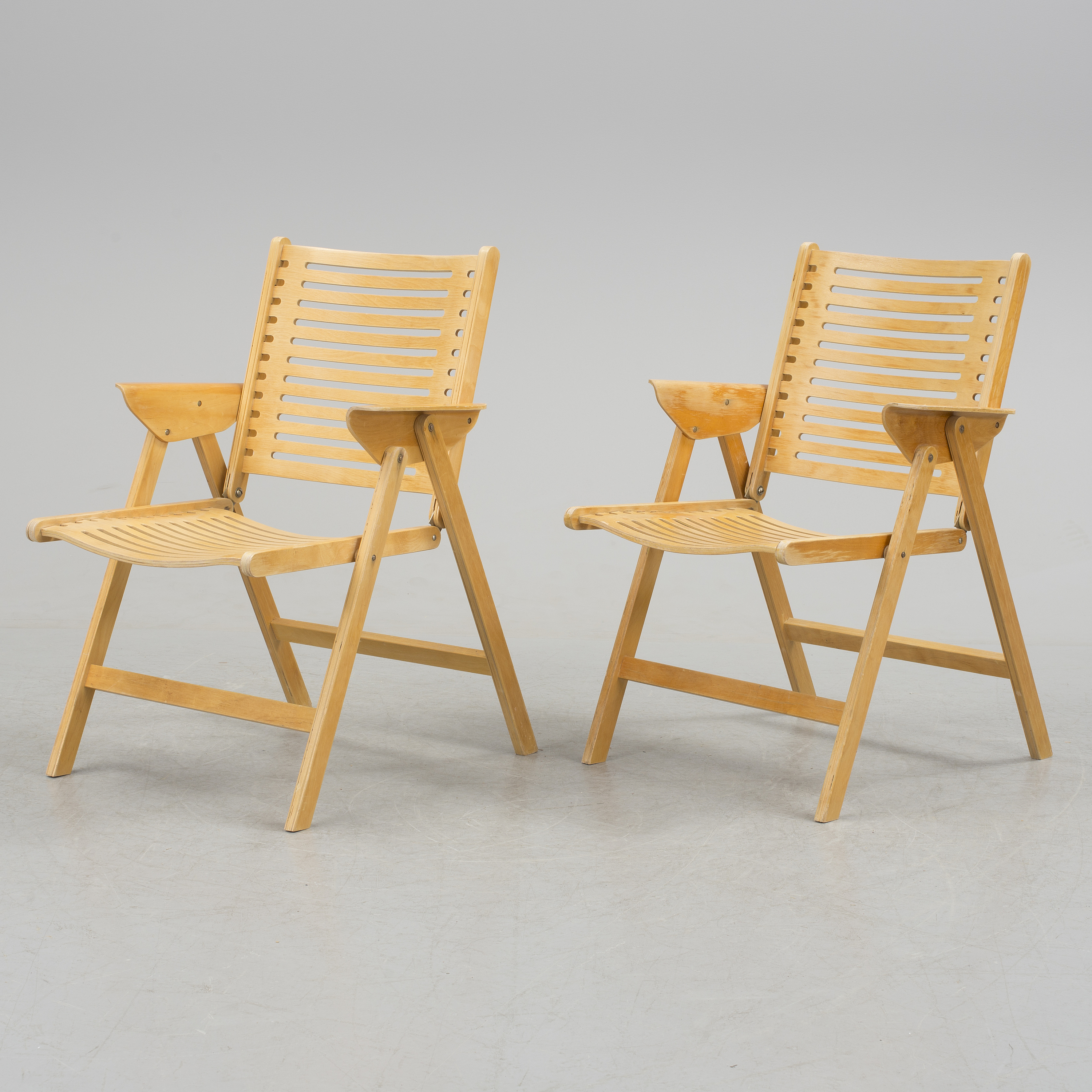 A pair of collapsible birch chairs "Rex" by NICO KRALJ, 20th Century ...