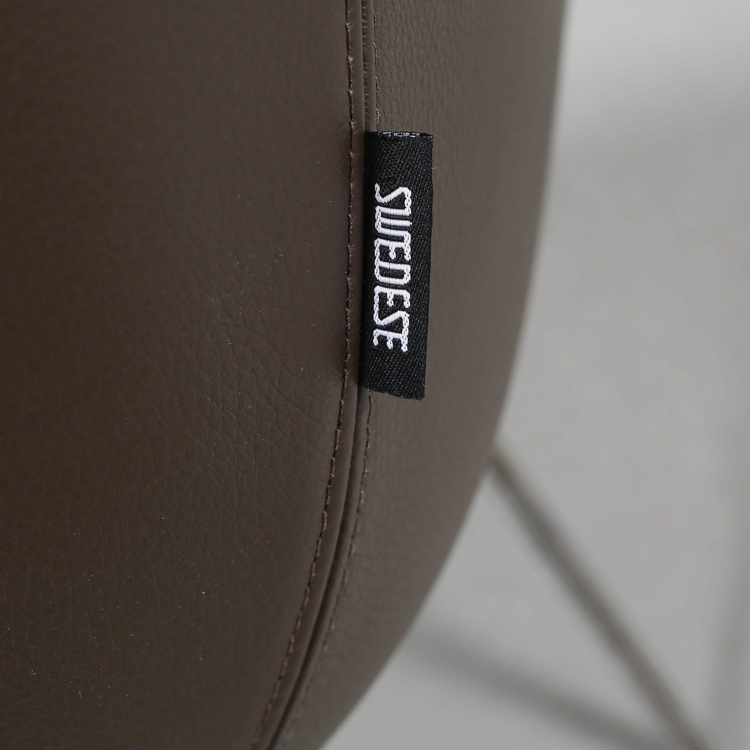 ROGER PERSSON, ett par, fåtöljer, "Happy", Swedese, 2000-tal. - Bukowskis