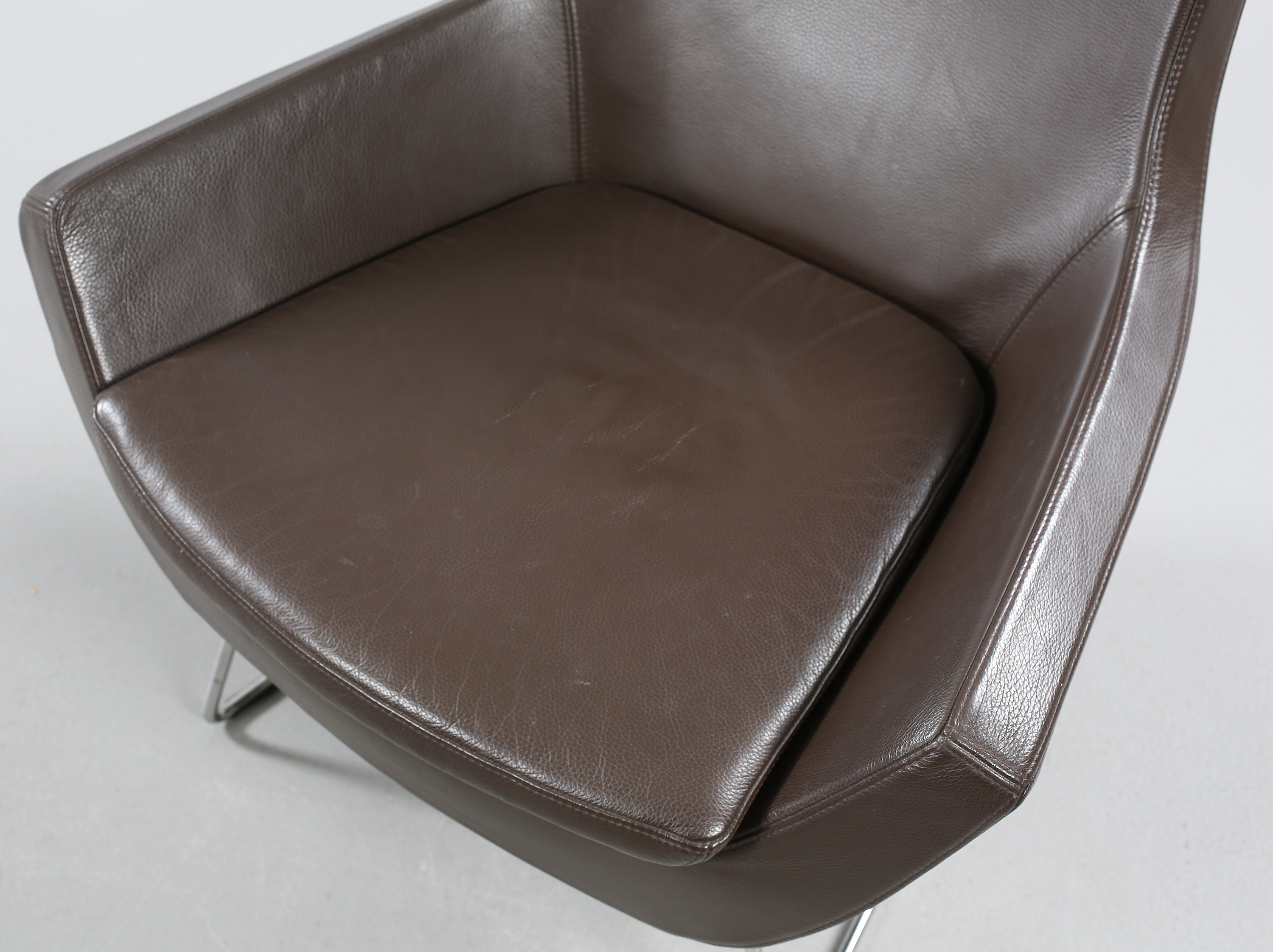 ROGER PERSSON, ett par, fåtöljer, "Happy", Swedese, 2000-tal. - Bukowskis