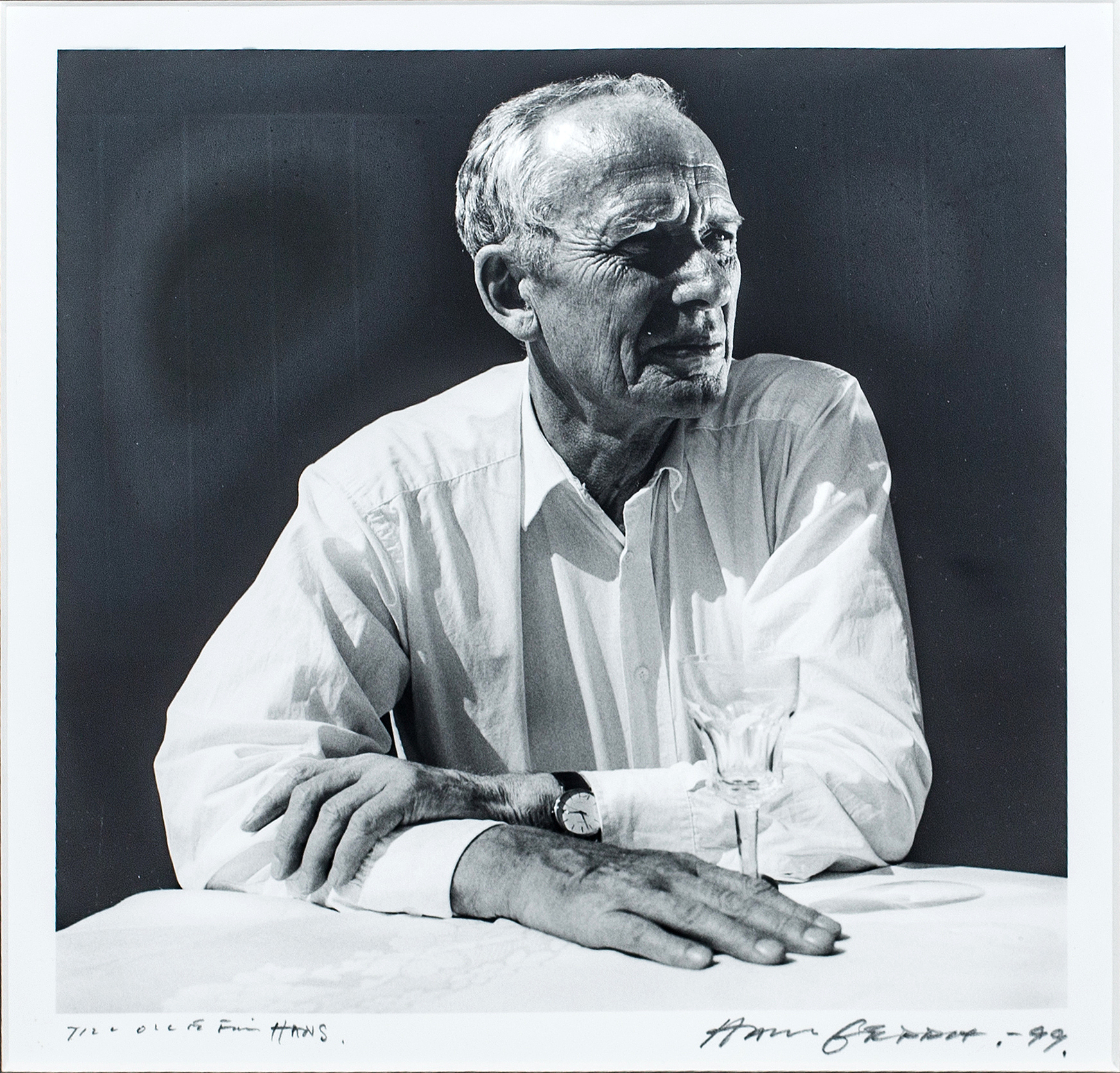 HANS GEDDA, fotografi, signerad och daterad -99. - Bukowskis