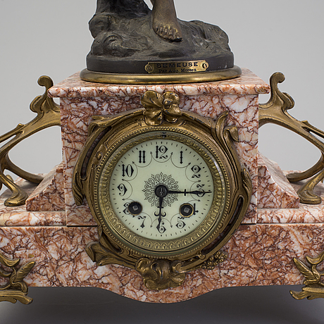 AUGUSTE MOREAU, table clock and chandeliers. - Bukowskis