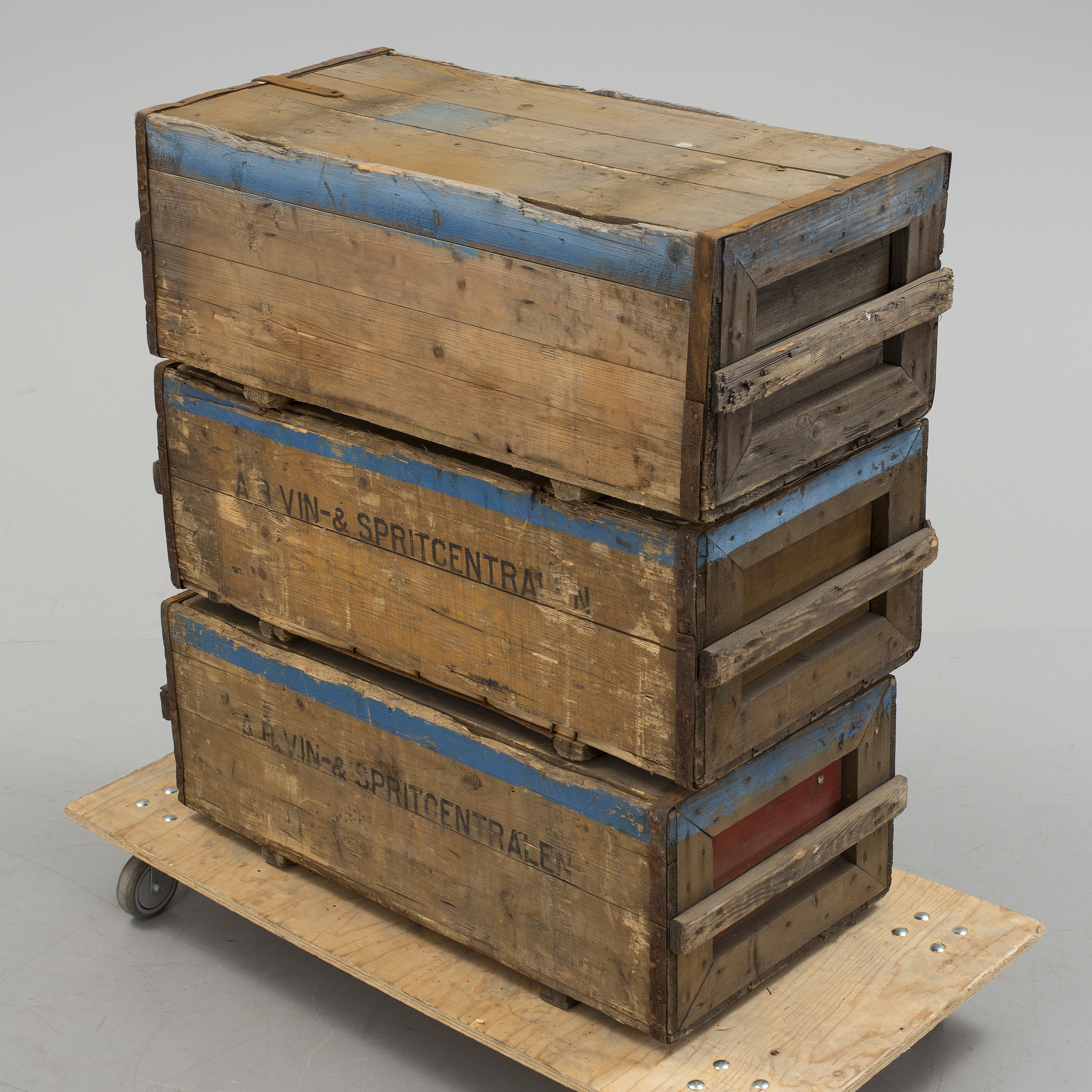 Three mid 1900s wooden boxes. - Bukowskis
