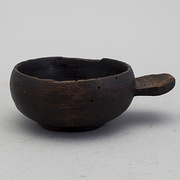 A 1700s wooden cup. - Bukowskis