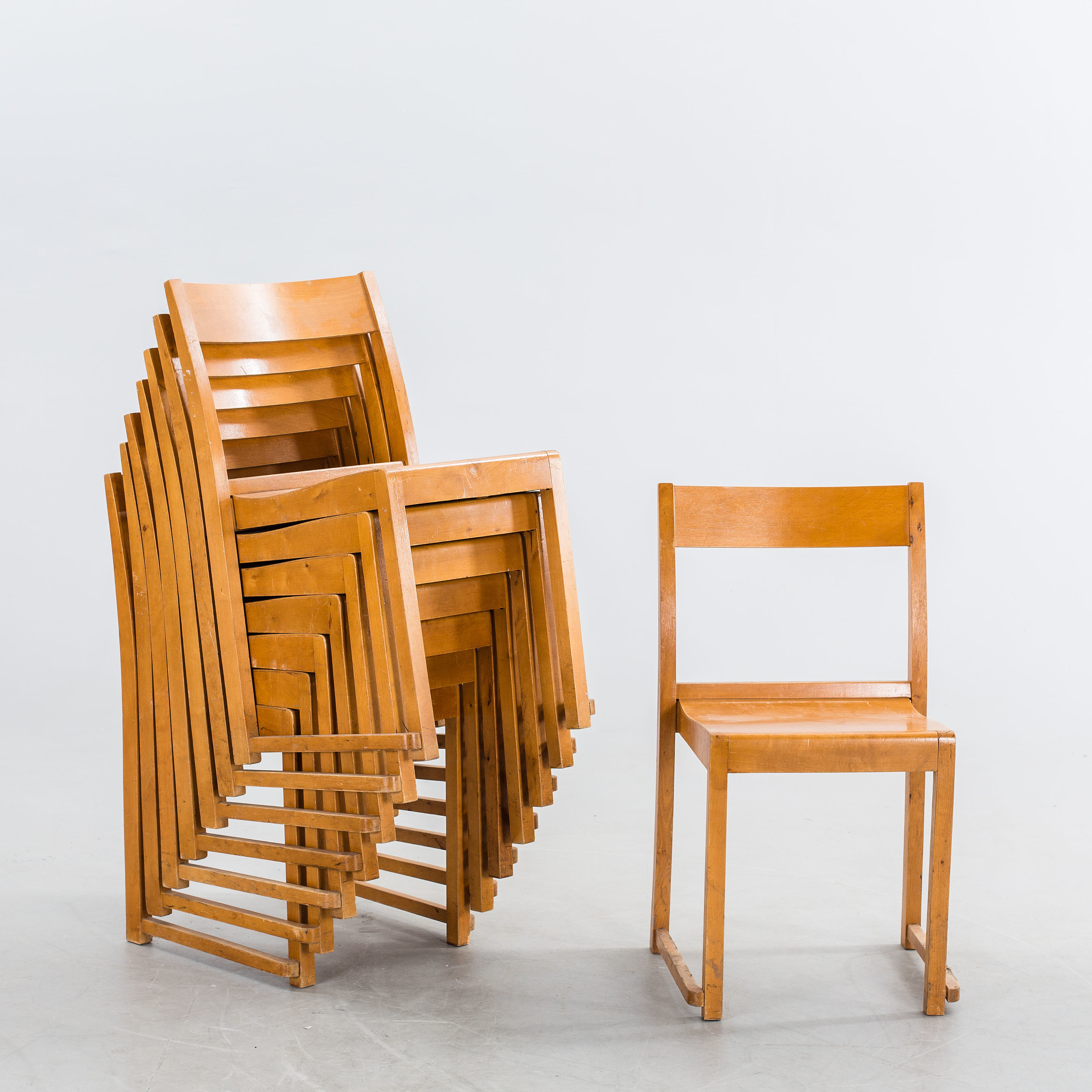 A SET OF EIGHT "ORKESTERSTOLEN", BY SVEN MARKELIUS. - Bukowskis