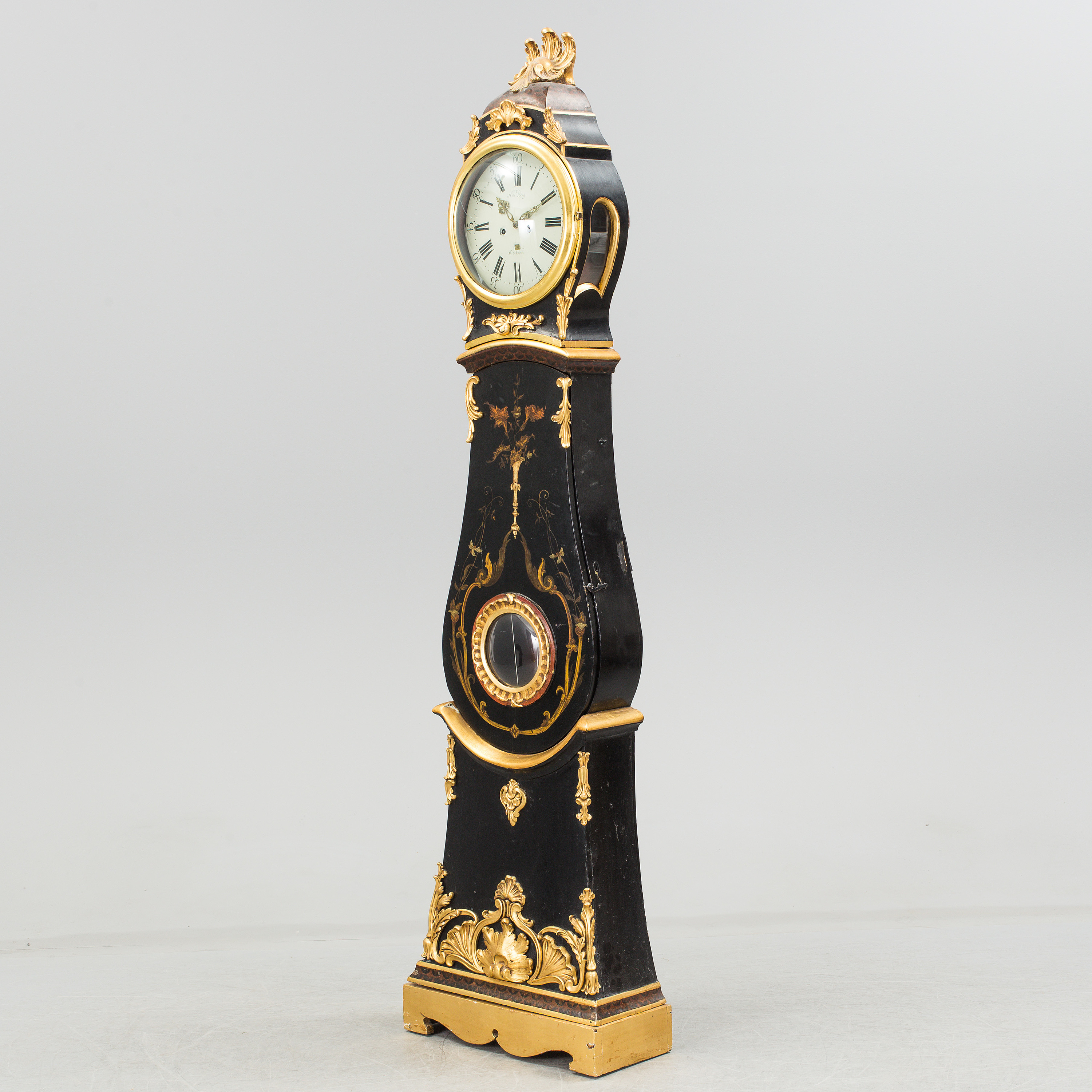 GOLVUR, rokoko, Nils Berg (urmakare i Stockholm 1751-94). - Bukowskis