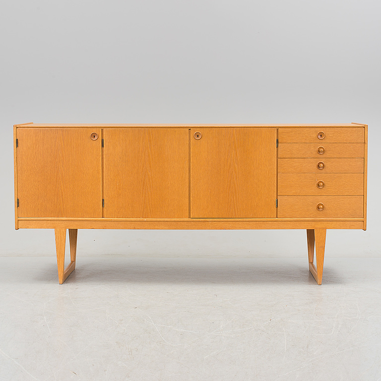 YNGVAR SANDSTRÖM, a "Tokyo" teak veneer sideboard by Nordiska Kompaniet ...