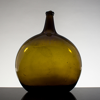 FLASKA, glas, 1700-tal. - Bukowskis