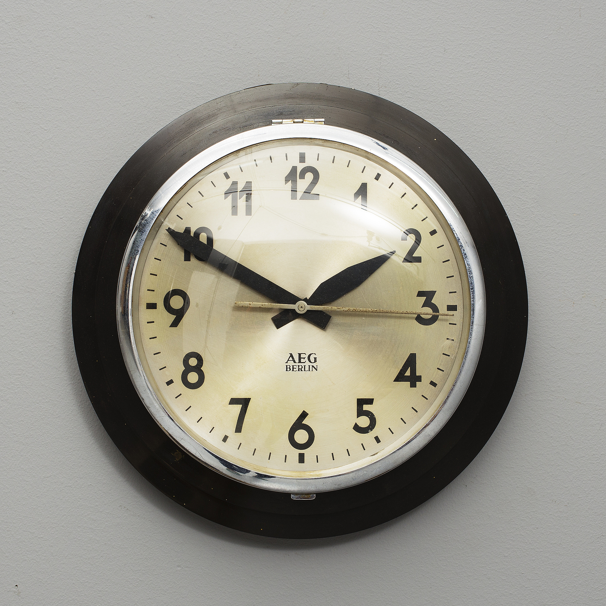 PETER BEHRENS, väggklocka, AEG Electric Supply Clock, Berlin. 1900-tal ...