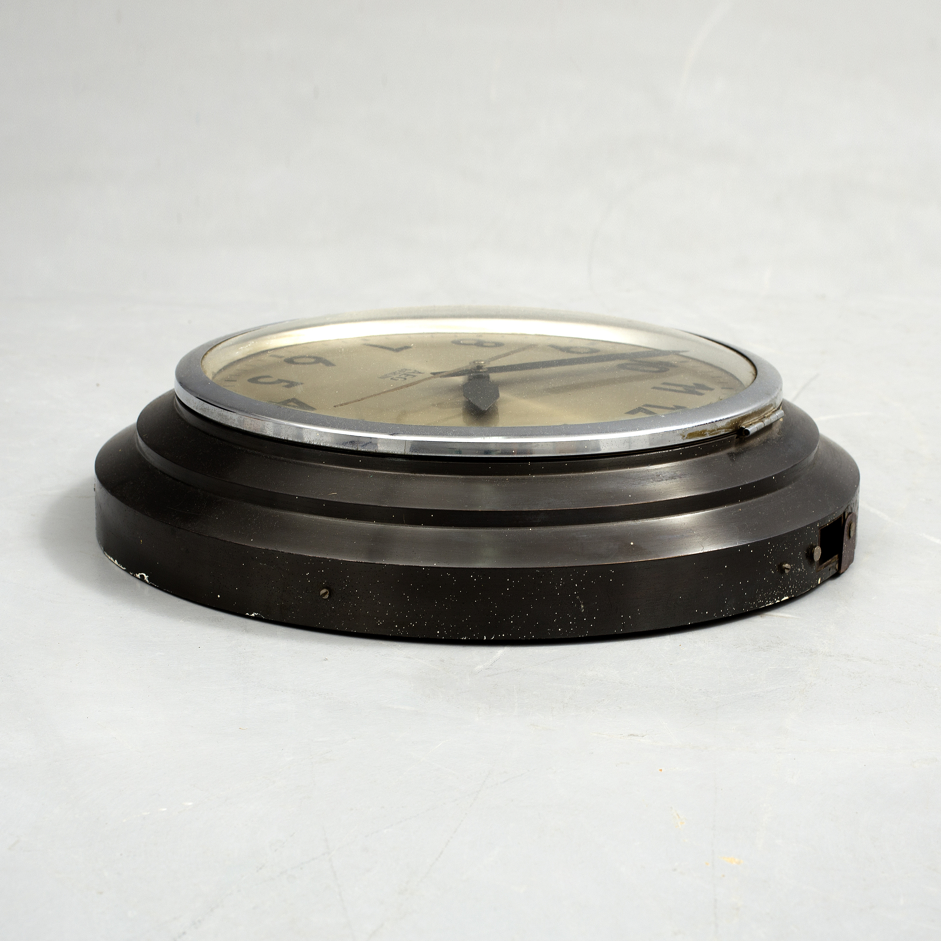 PETER BEHRENS, väggklocka, AEG Electric Supply Clock, Berlin. 1900-tal ...