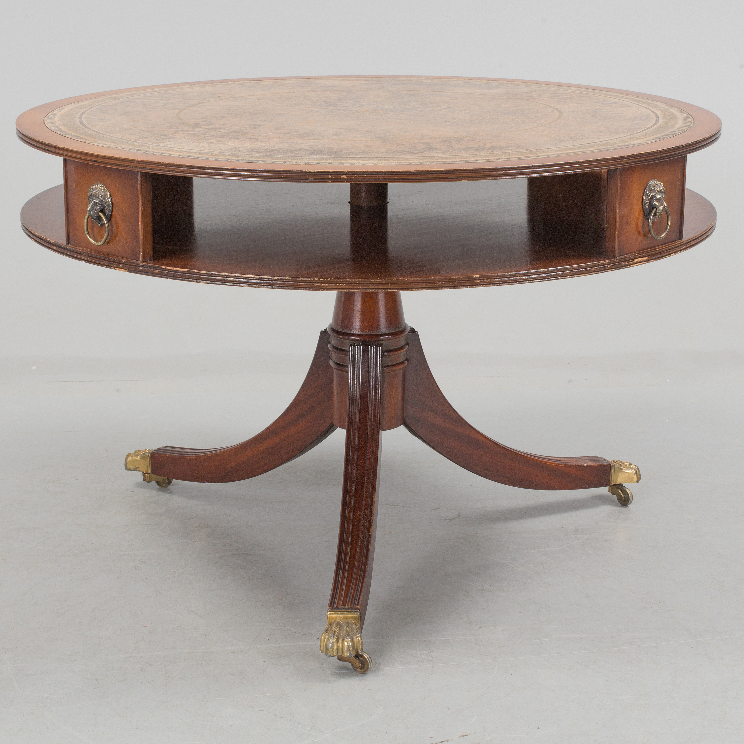 A late 1900s table. - Bukowskis